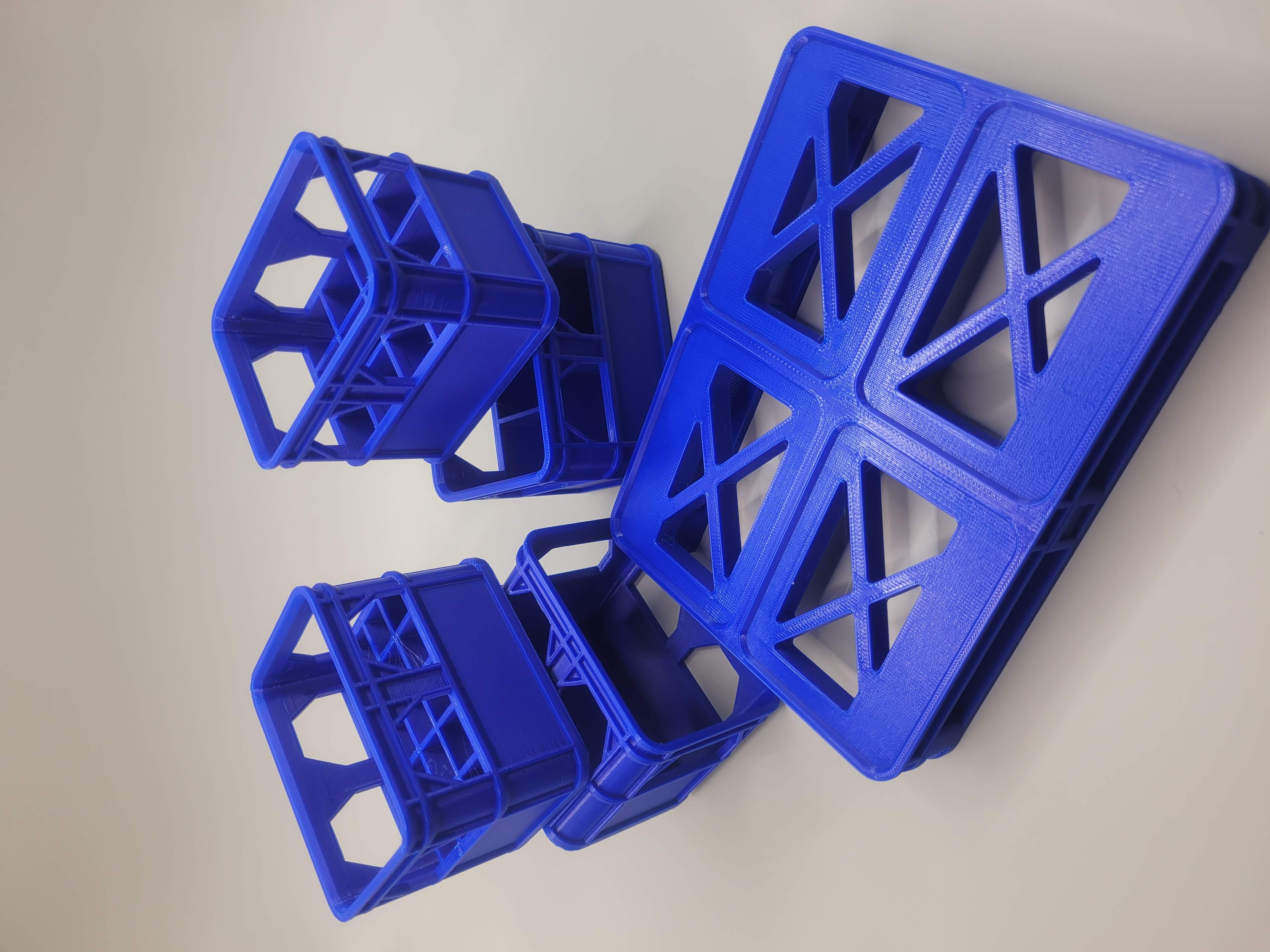 Form-fitting stackable batterie-crates with europallet for storing ...