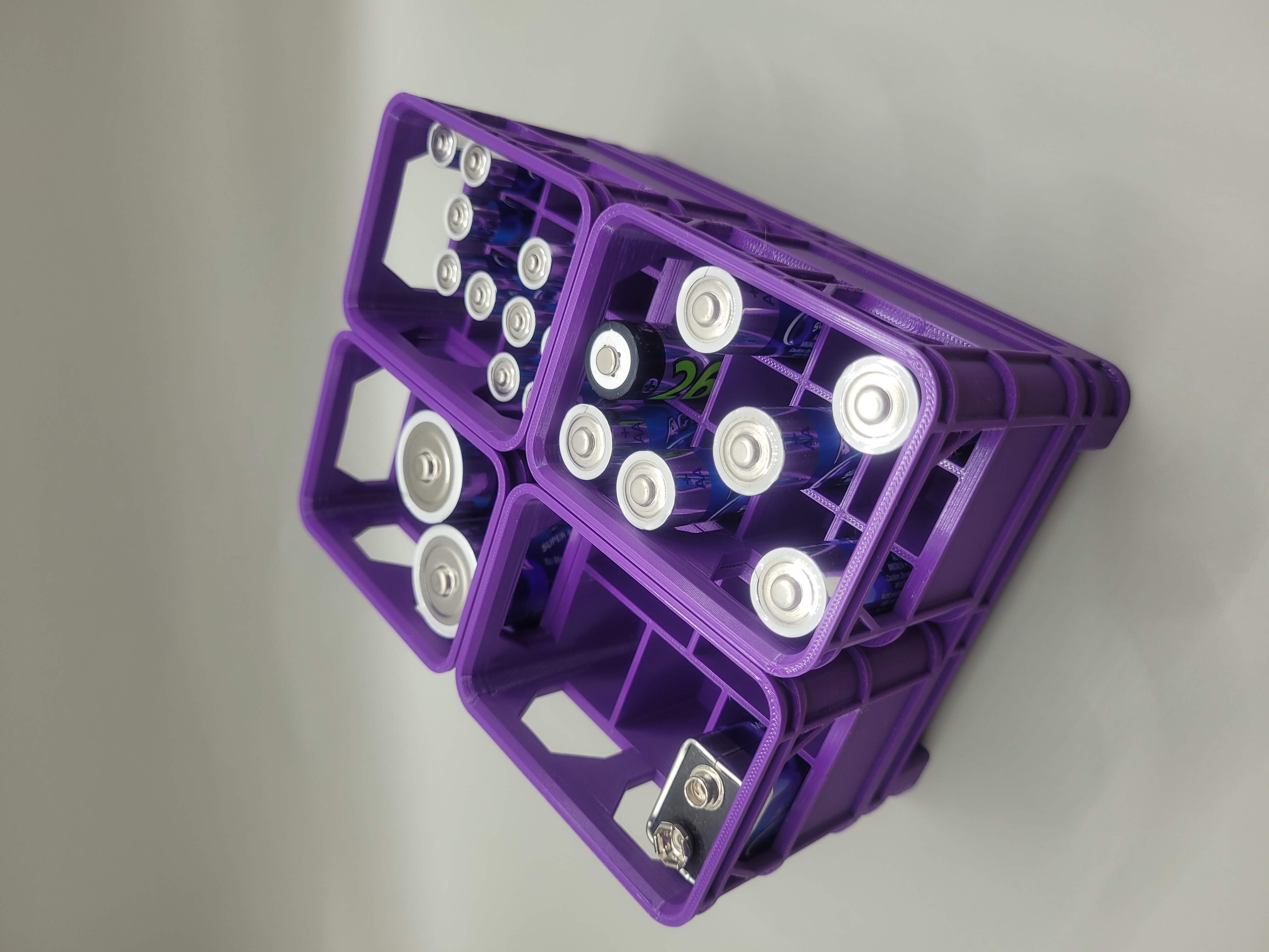 Form-fitting stackable batterie-crates with europallet for storing ...