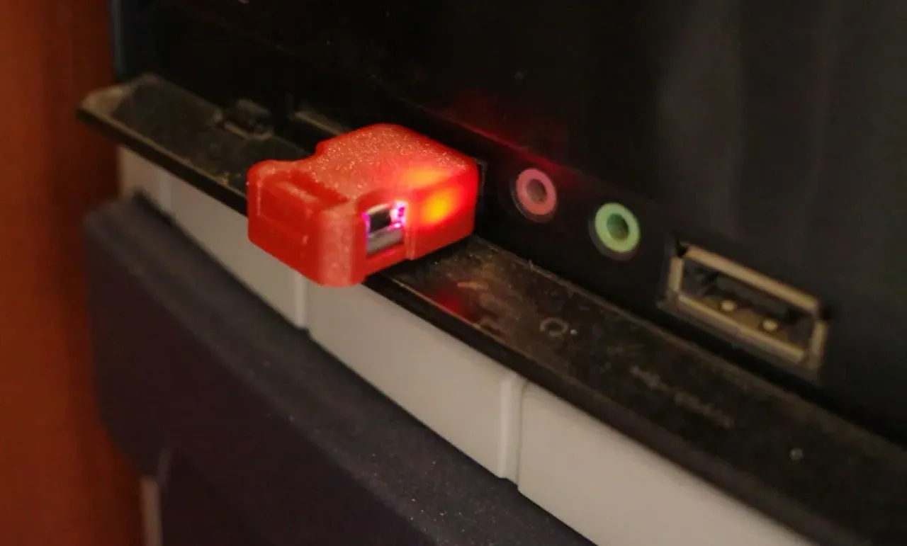 A microcontroller Keychain (with FREECAD file) by ManelTo | Download ...
