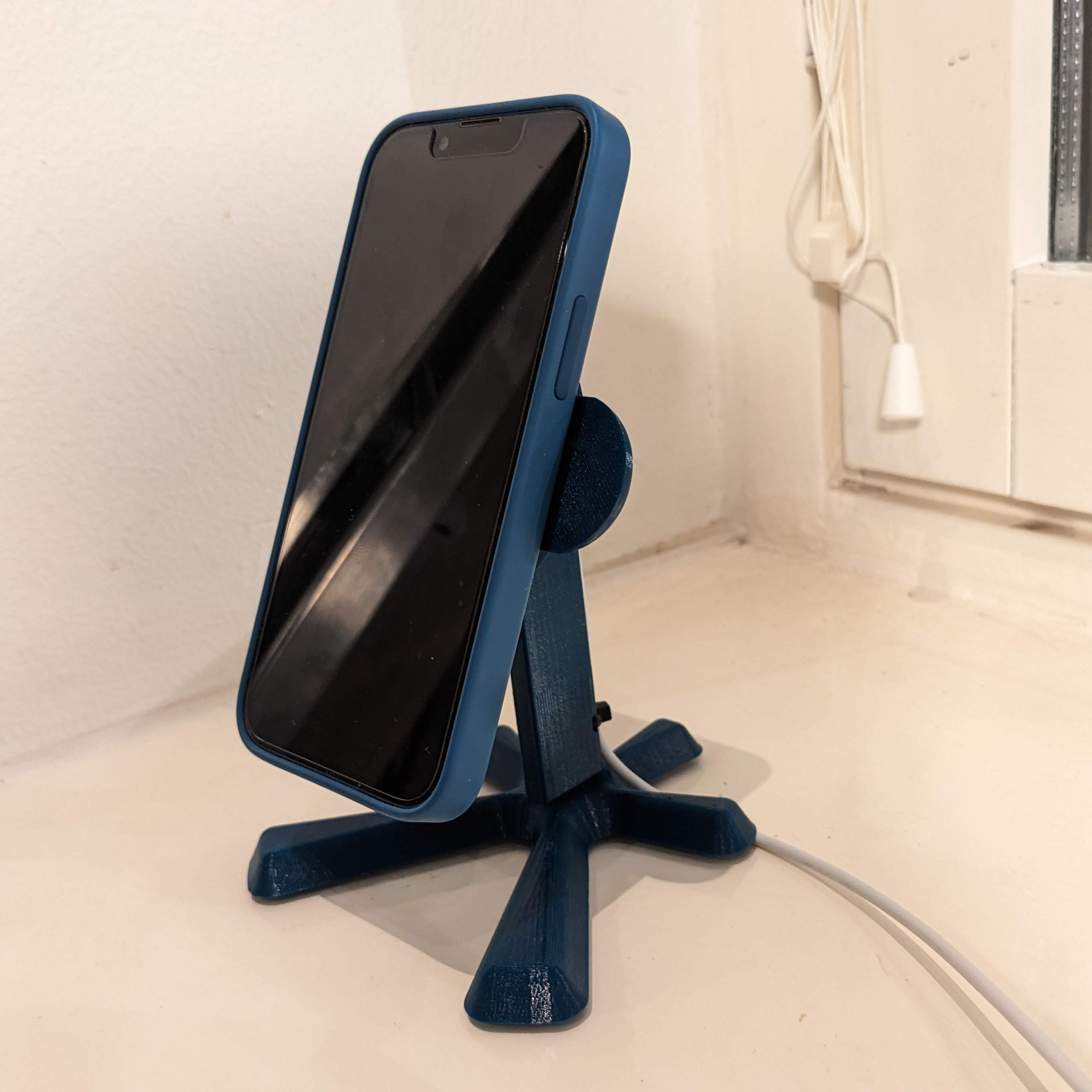 MagSafe Stand - Articulating by awgas | Download free STL model ...