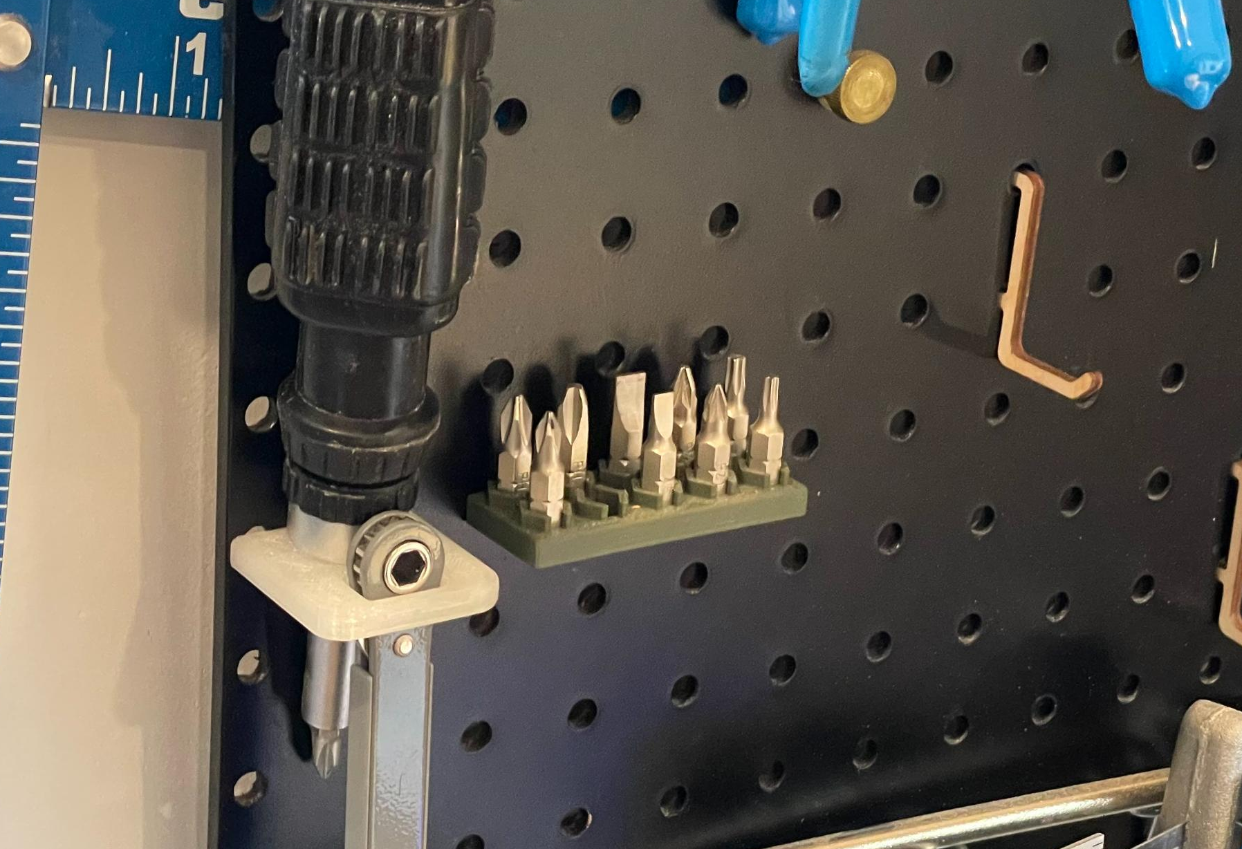 Pegboard hex driver bit holder by gsboylan | Download free STL model ...
