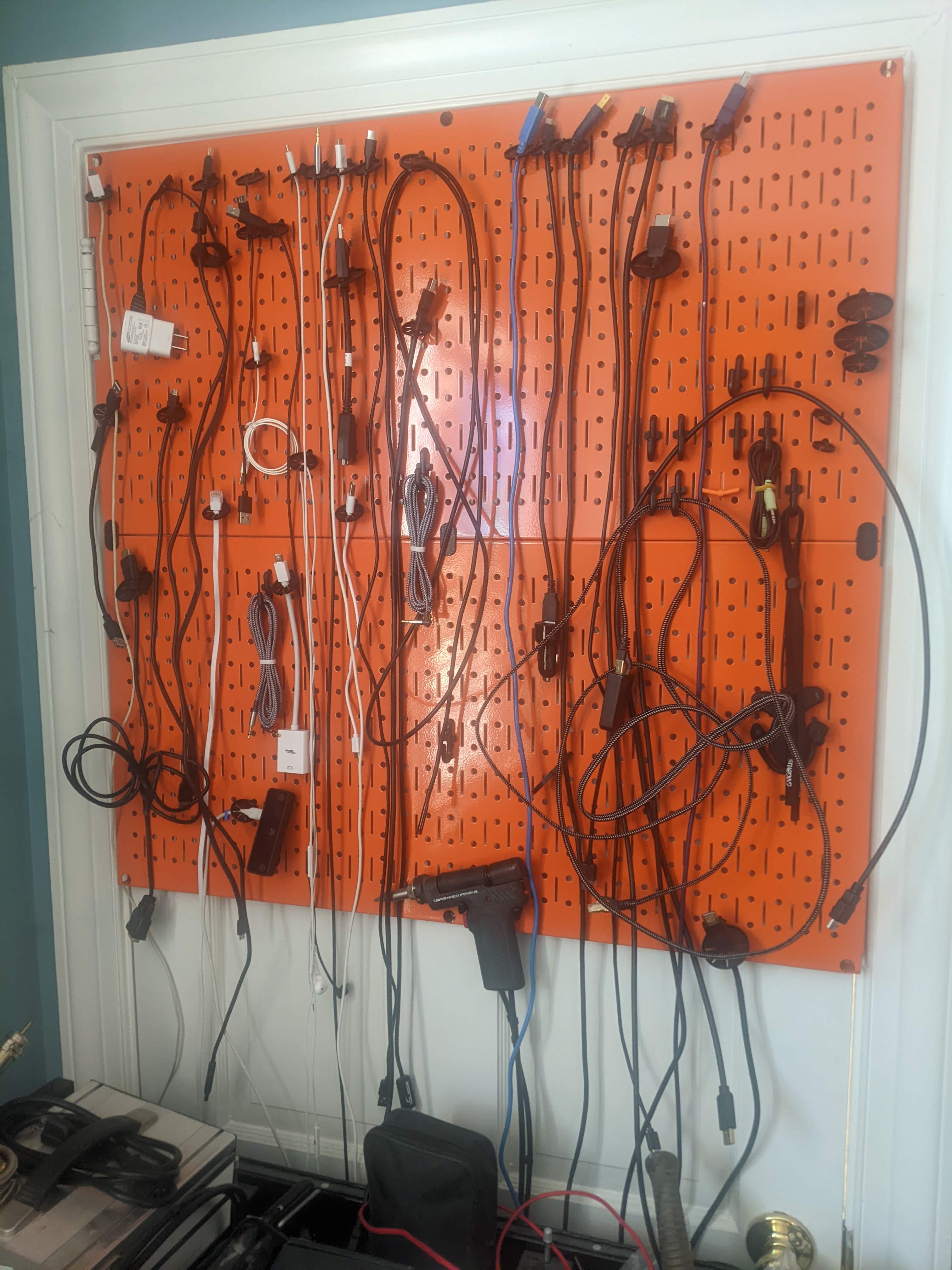 Cable Traps for Pegboard by GSDware | Download free STL model ...