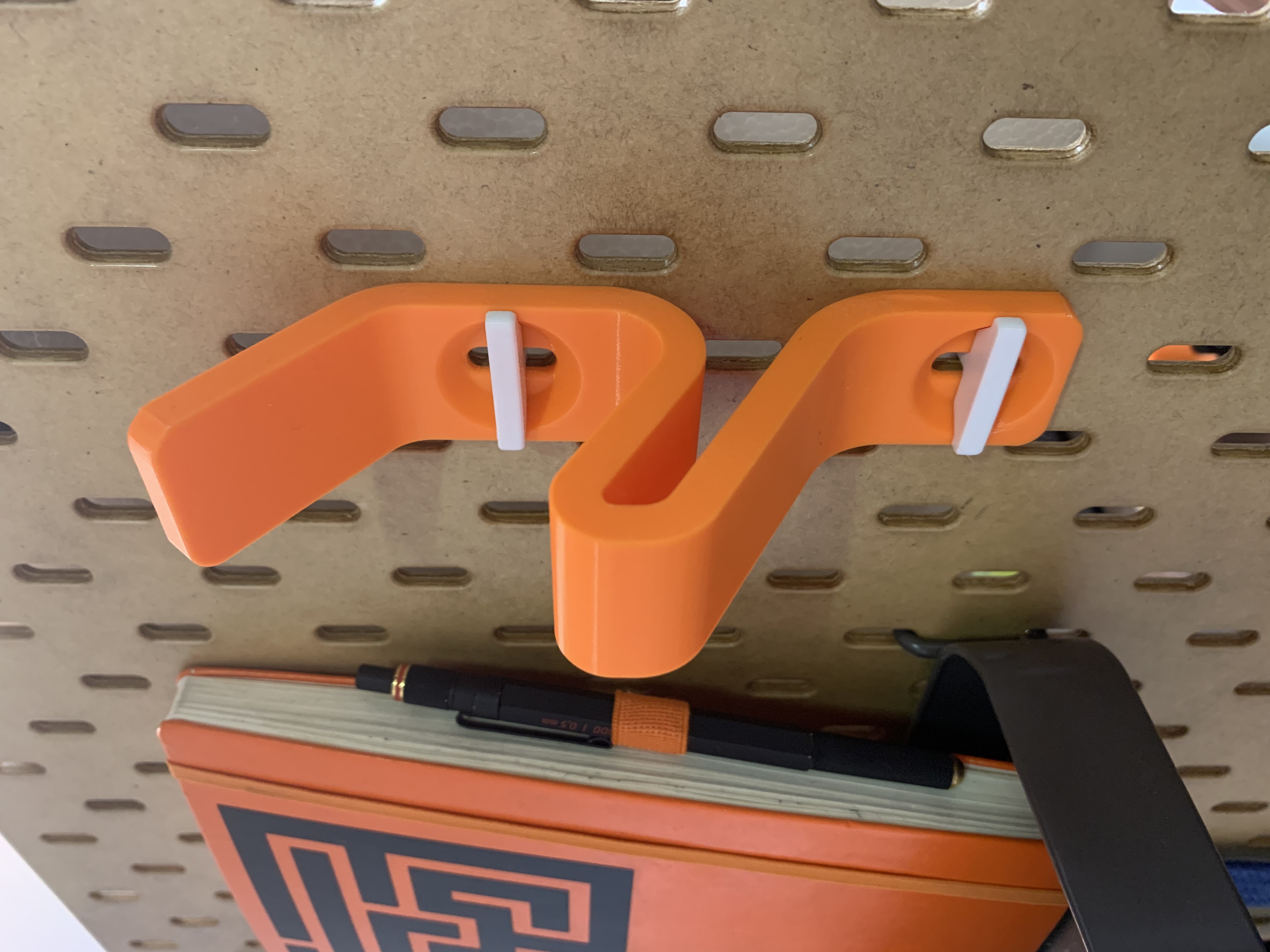 Skadis Squiggle Coat Hook by Line Arc Line | Download free STL model | Printables.com