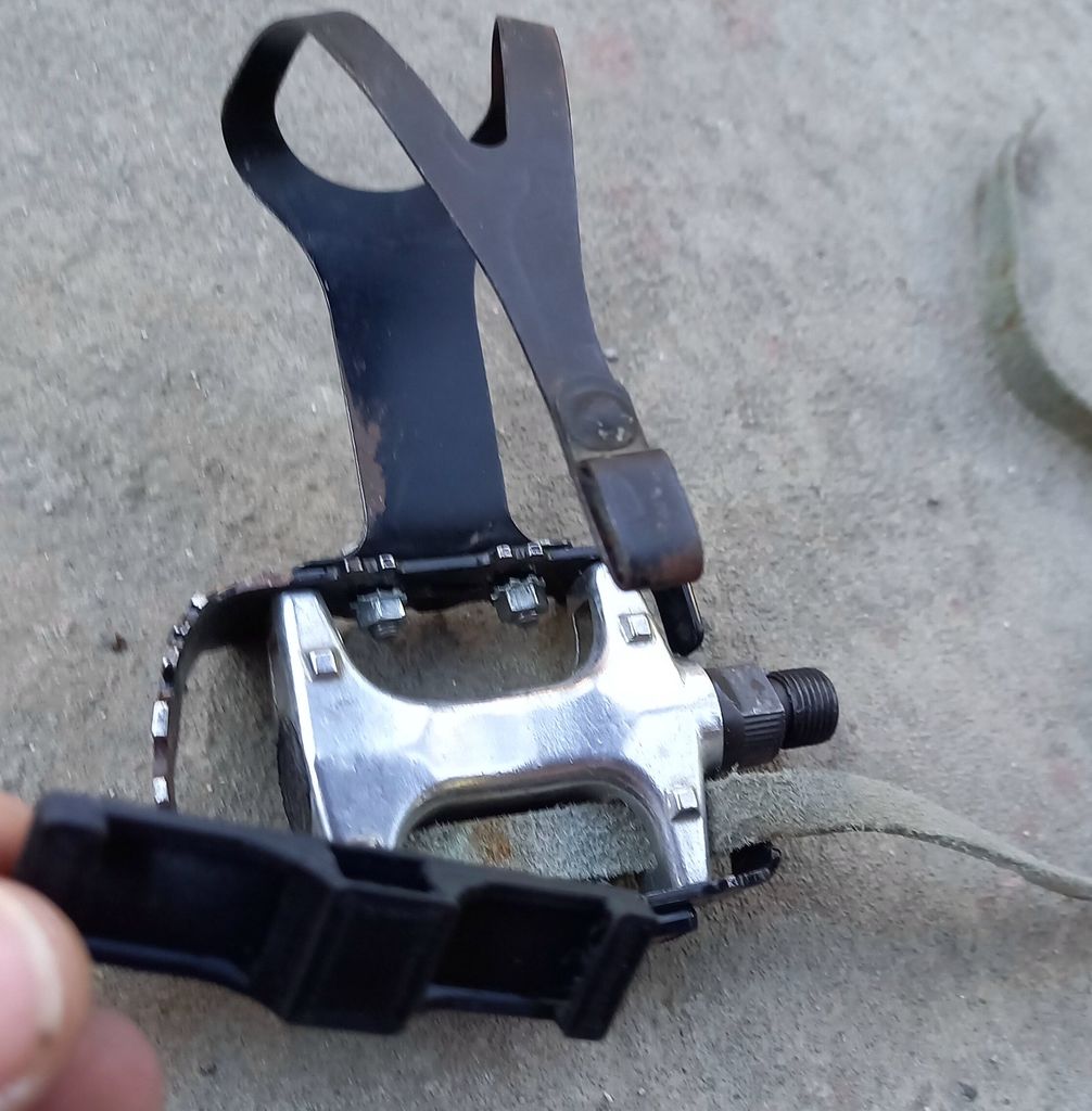 Toe cage strap guide- bicycle pedal by krahut | Download free STL model ...