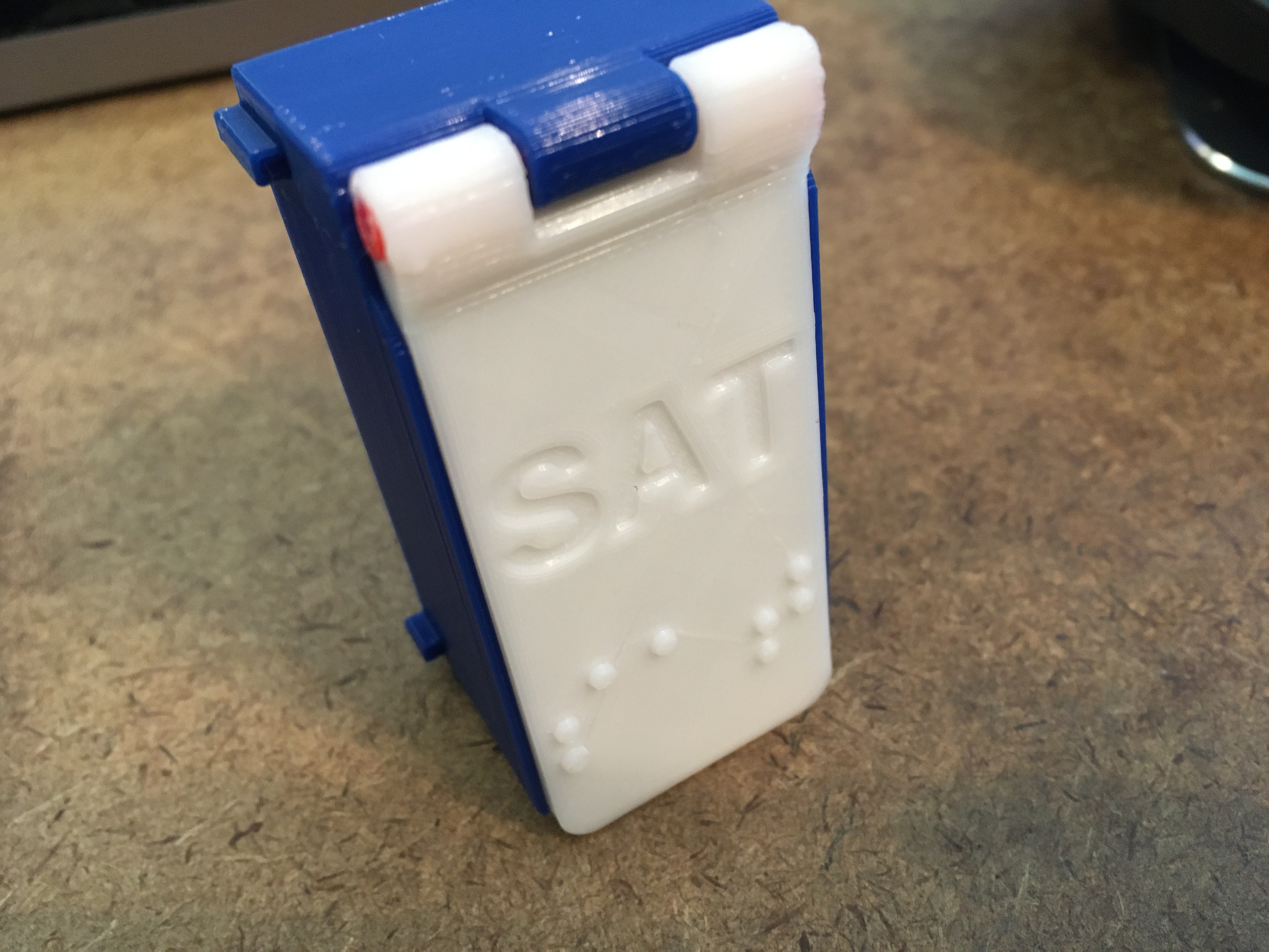 Linkable Pill Box (English + Braille) by secv | Download free STL model ...