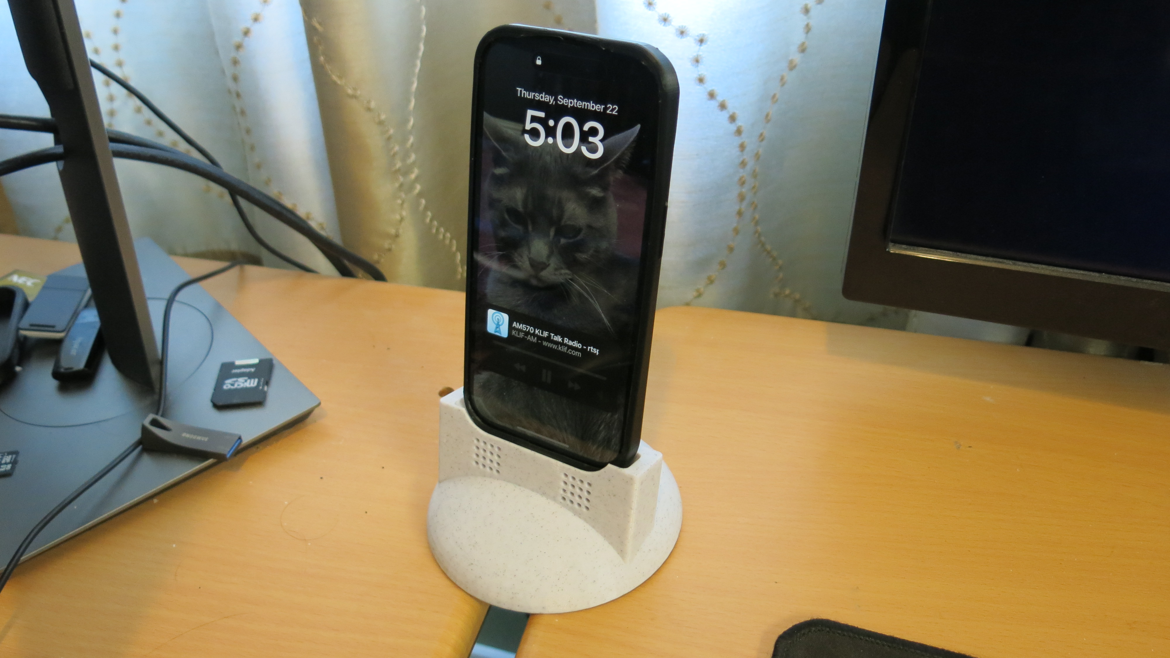 iPhone 14 Pro Case and Stand by dernst | Download free STL model ...