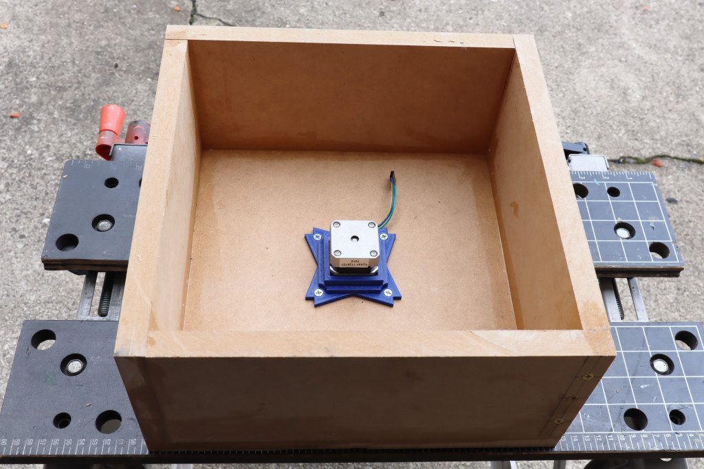 Nema 17 Flat Motor Mount by NotLikeALeafOnTheWind | Download free STL ...