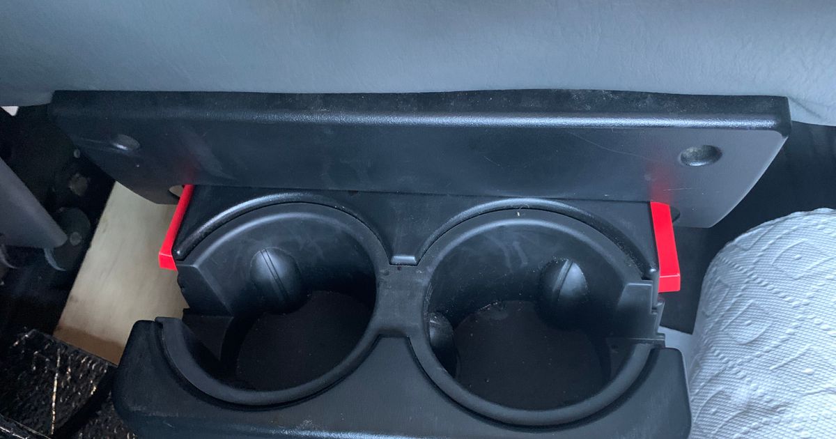 cHRYSLER T&C REAR CUP HOLDER RAILS by MrPerry | Download free STL model ...