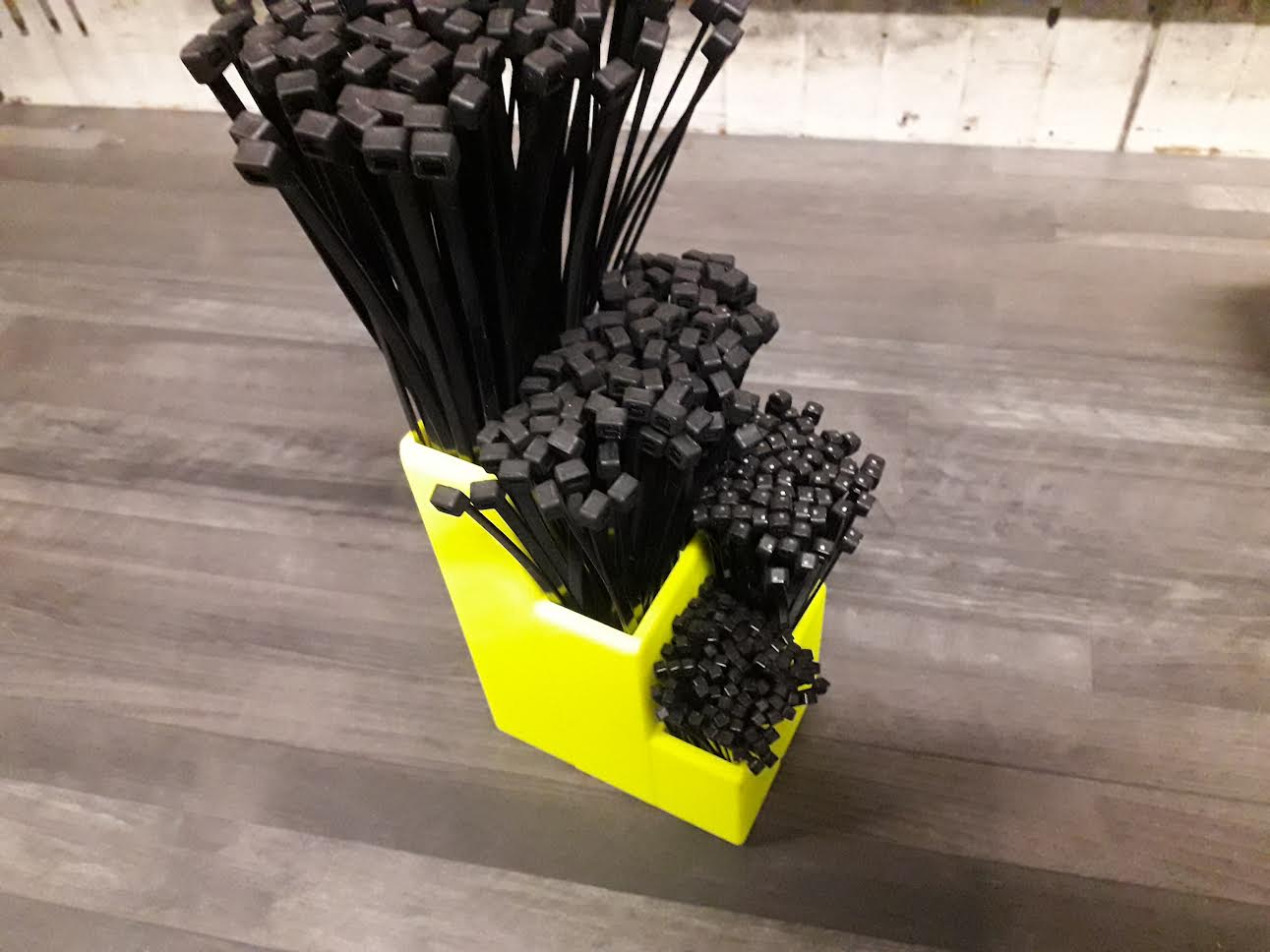 Zip ties container von Heine Sørensen | Kostenloses STL-Modell ...