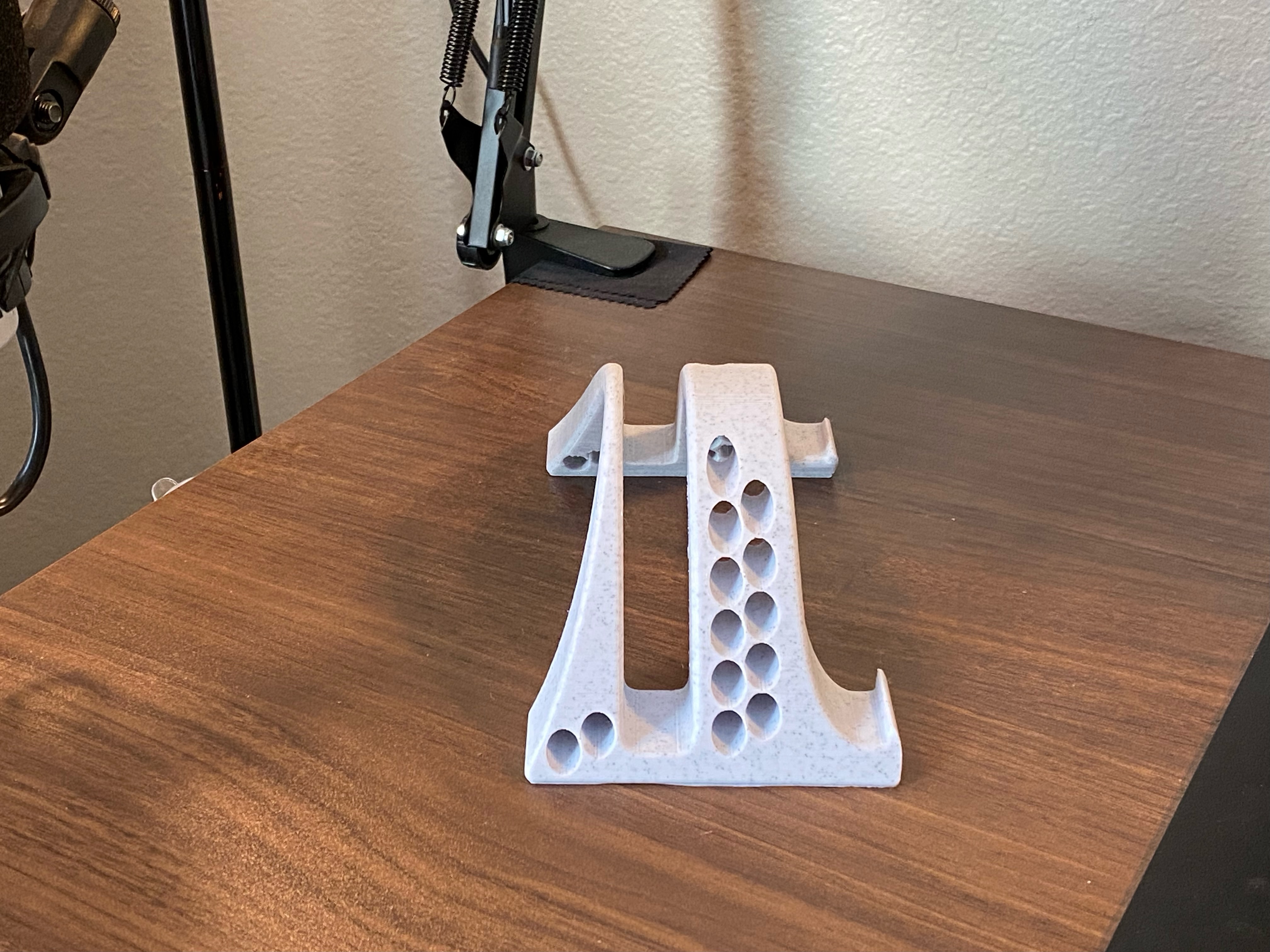 Mac and iPad stand von Caleb Stratton | Kostenloses STL-Modell ...