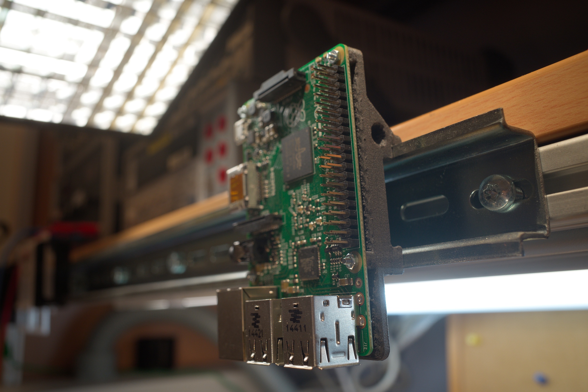 DIN rail mount for raspberry pi by unwohlpol | Download free STL model ...