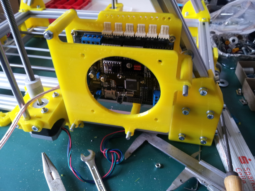 Megatronics 2.0 Mounting for MendelMax by db3jhf | Download free STL ...