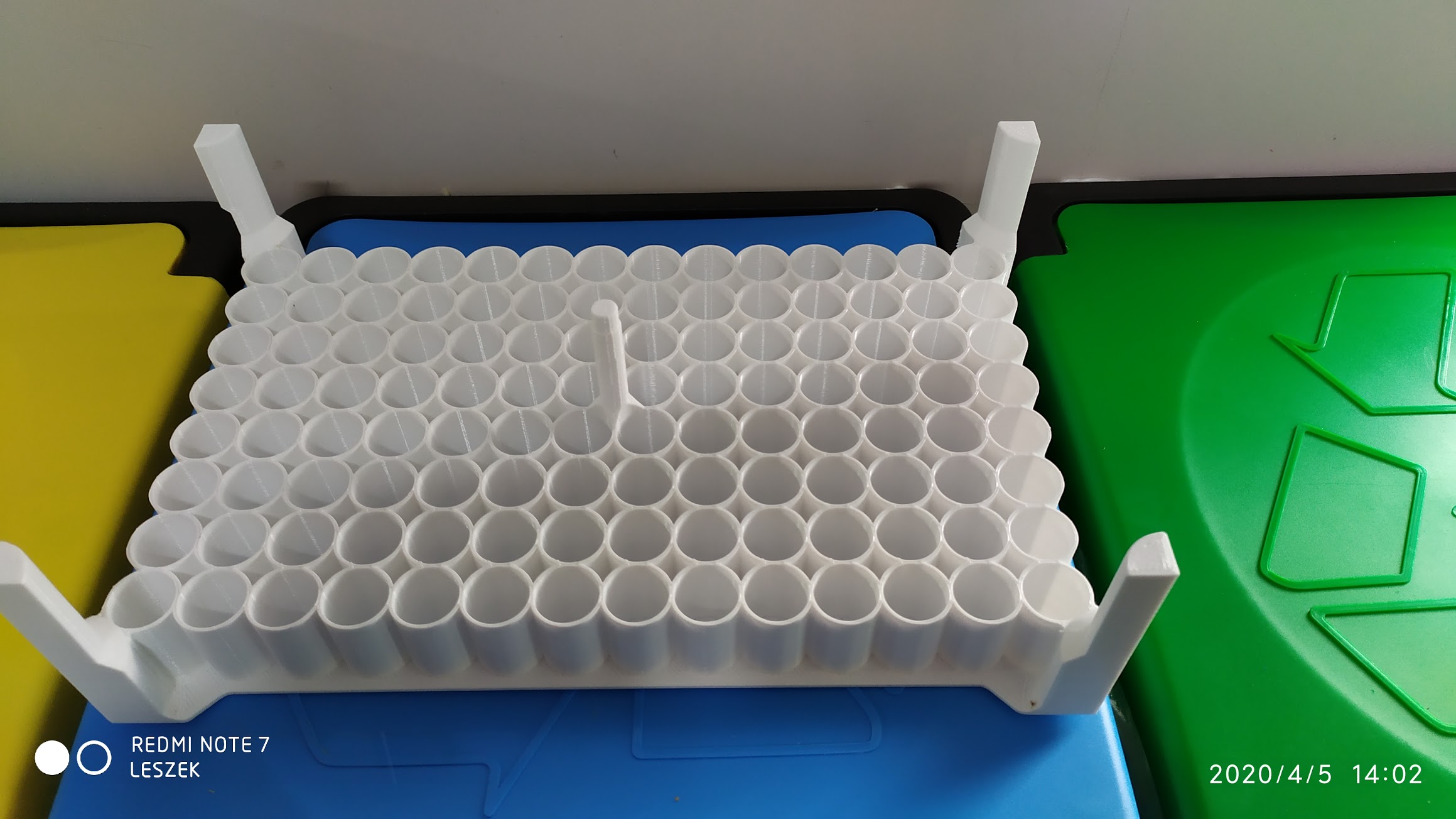 Multi-level basket for 18650 cells by Paragon | Download free STL model ...