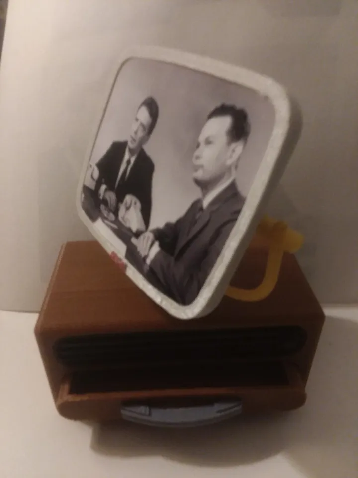 Retro Television Set by cellocgw | Download free STL model | Printables.com
