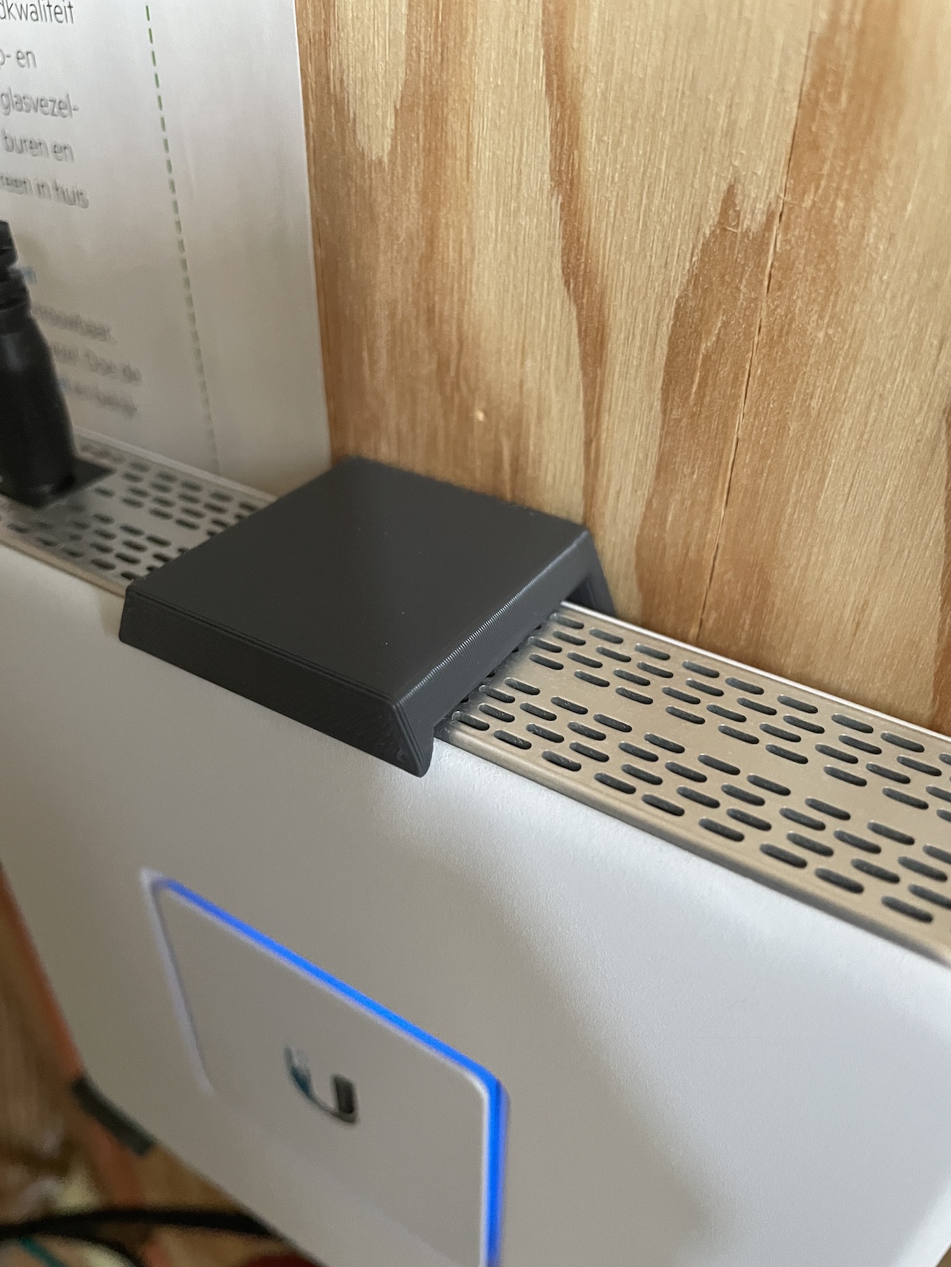 UniFi USG wall mount by Remius | Download free STL model | Printables.com