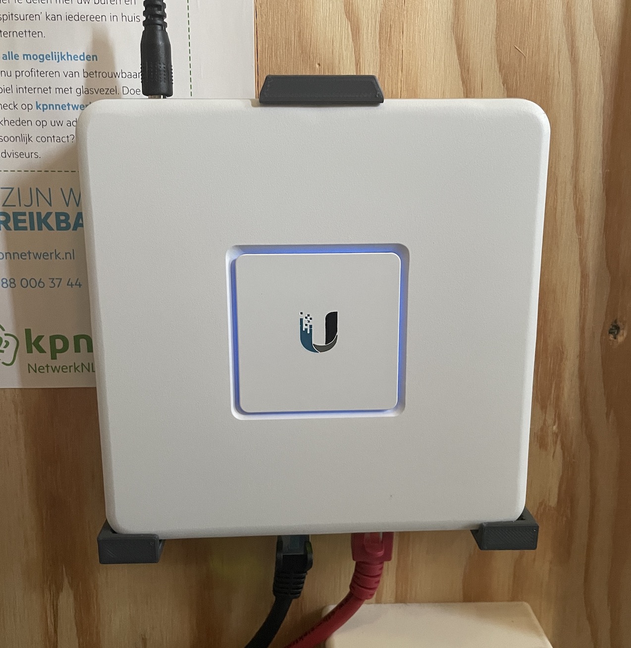 UniFi USG wall mount by Remius | Download free STL model | Printables.com