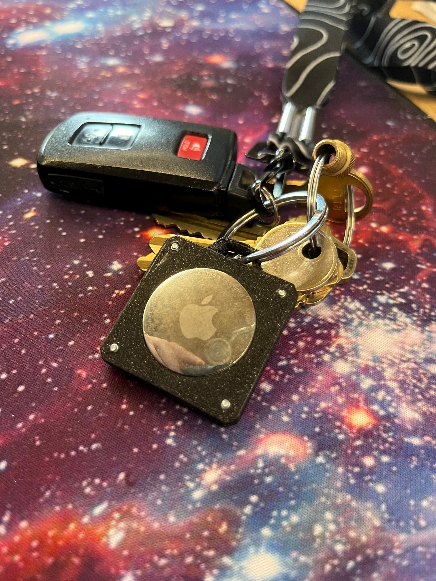 Simple Apple Airtag Keychain by Calebdives | Download free STL model ...