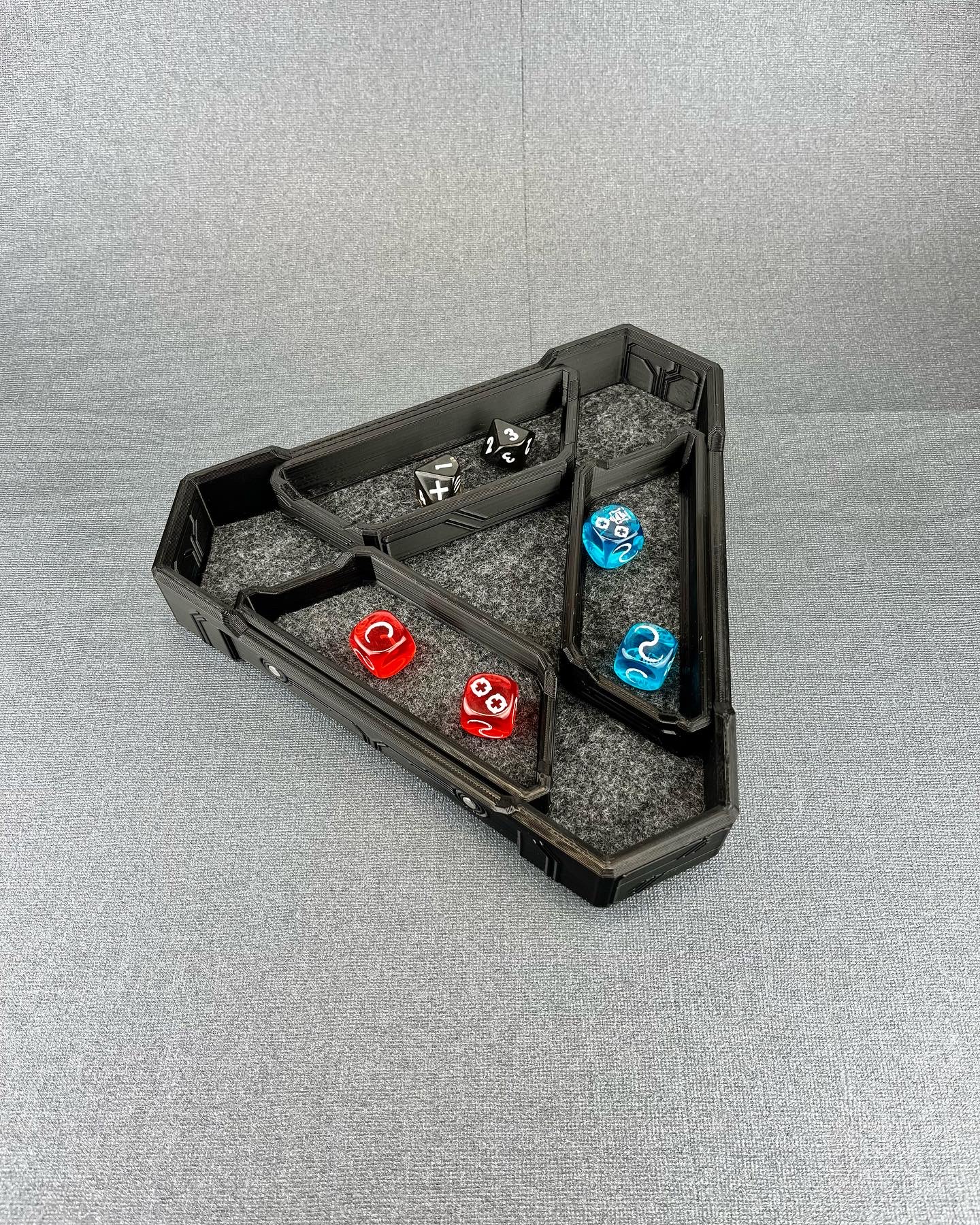 Sci-fi Modular Dice Tray for ISS Vanguard by newHamr | Download free ...
