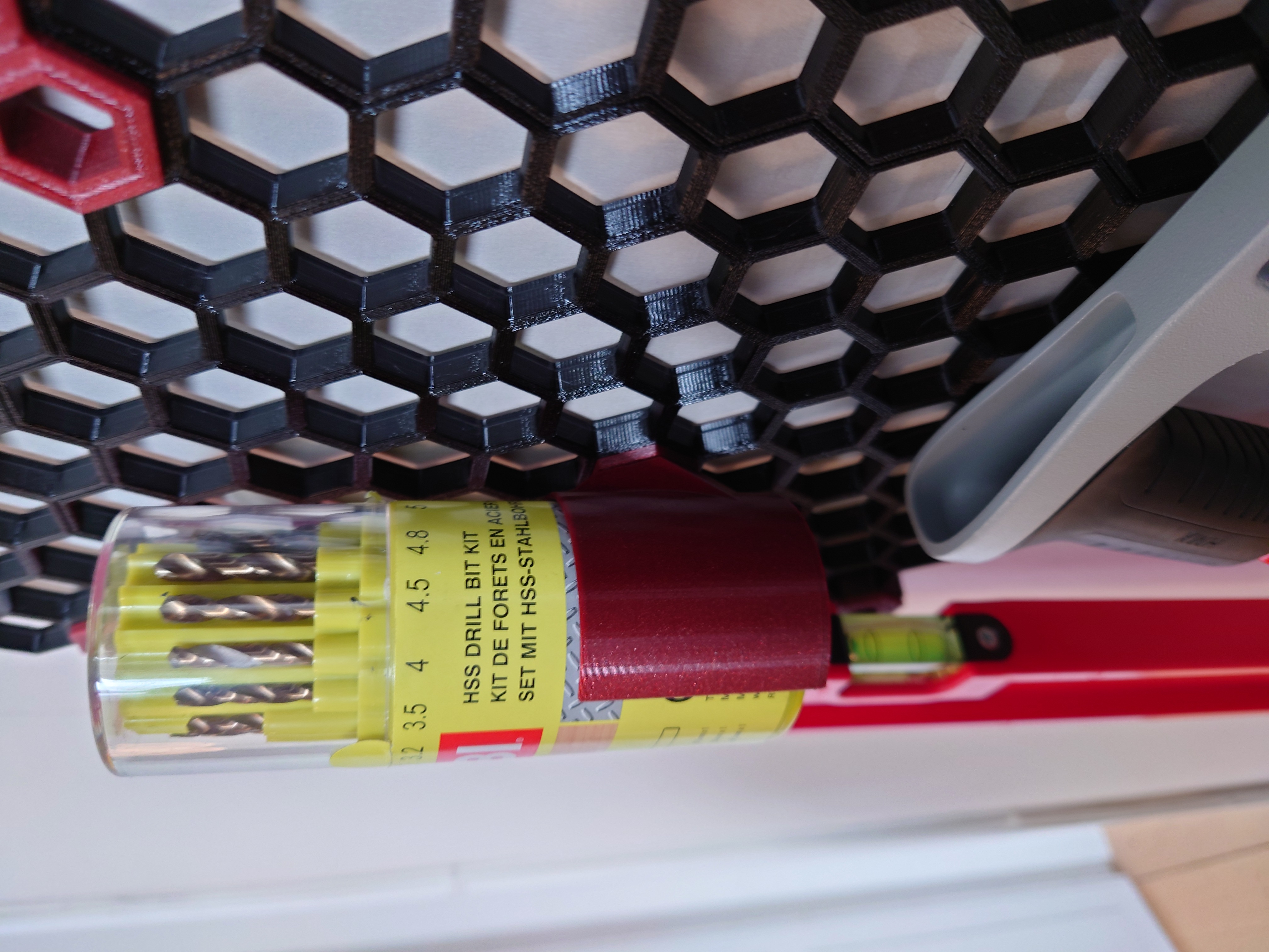 Round Holders for Honeycomb Wall by mathiasl | Download free STL model ...