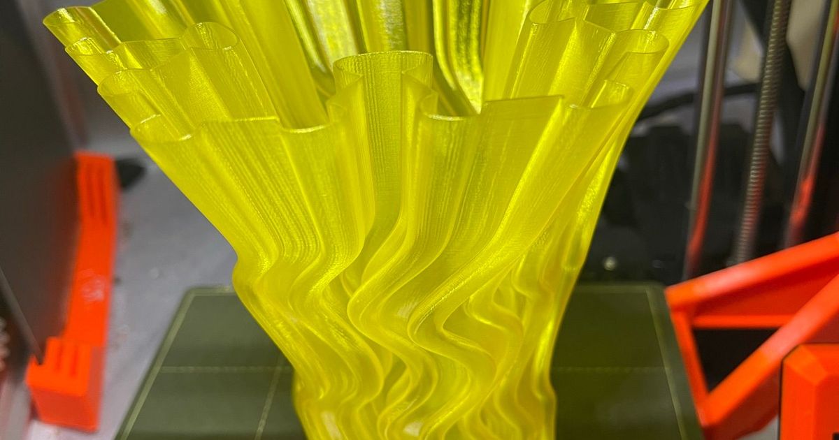 Vase in clear PLA by Hana | Download free STL model | Printables.com