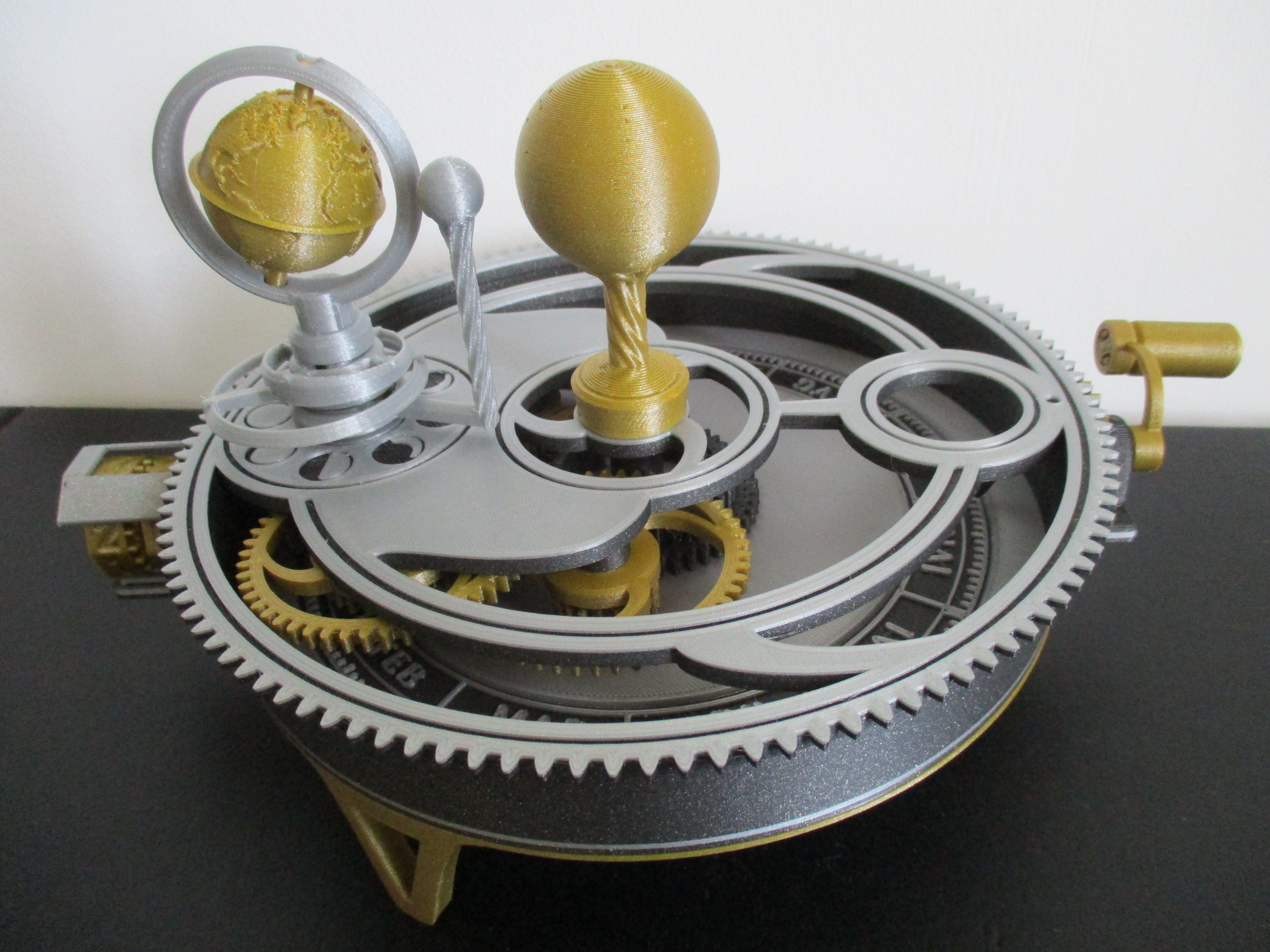 Mechanical Orrery par M4NU | Téléchargez gratuitement un modèle STL ...