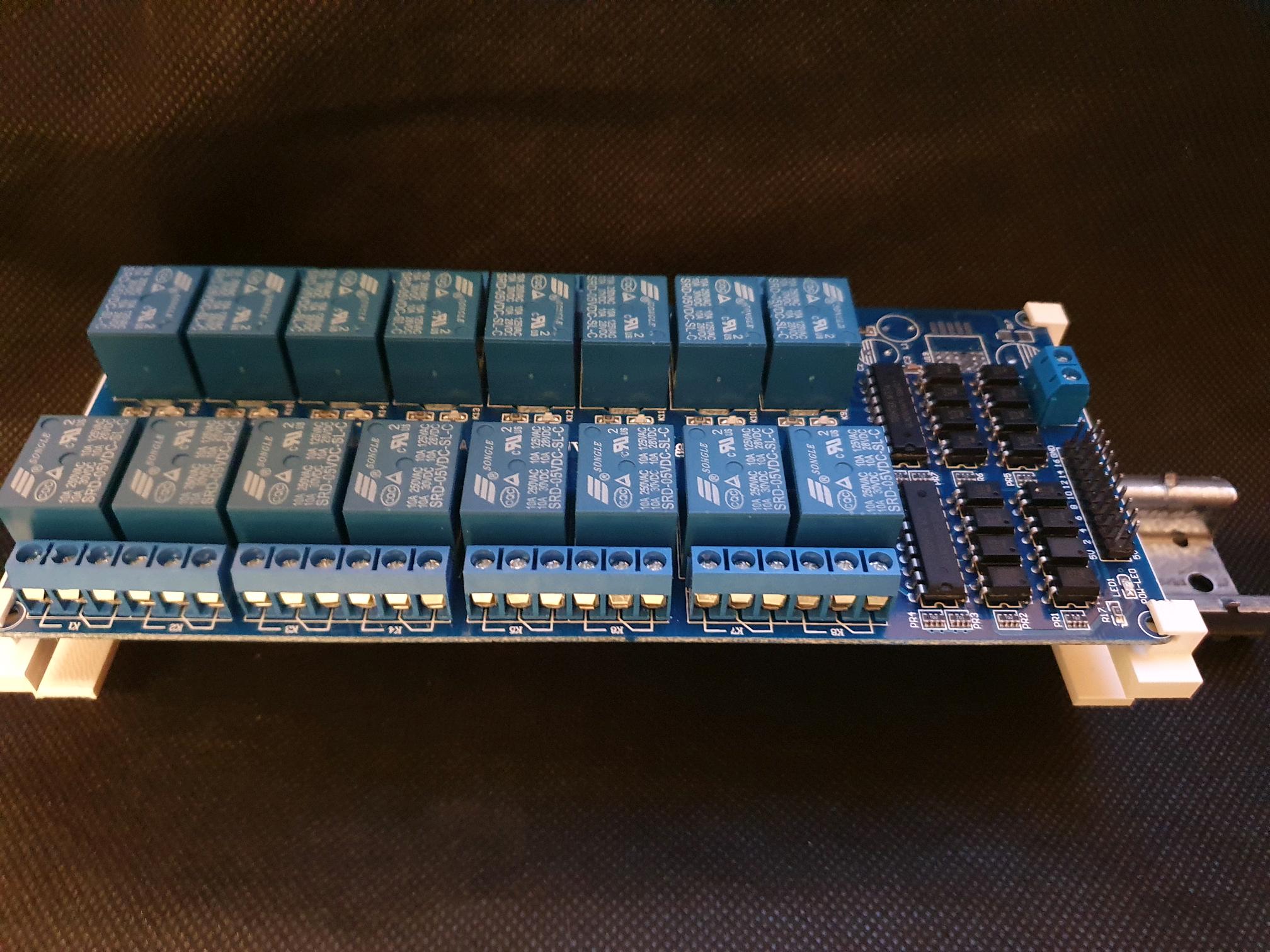 DIN rail relay card mount/holder (Hutschienen Relaiskartenhalter) by ...