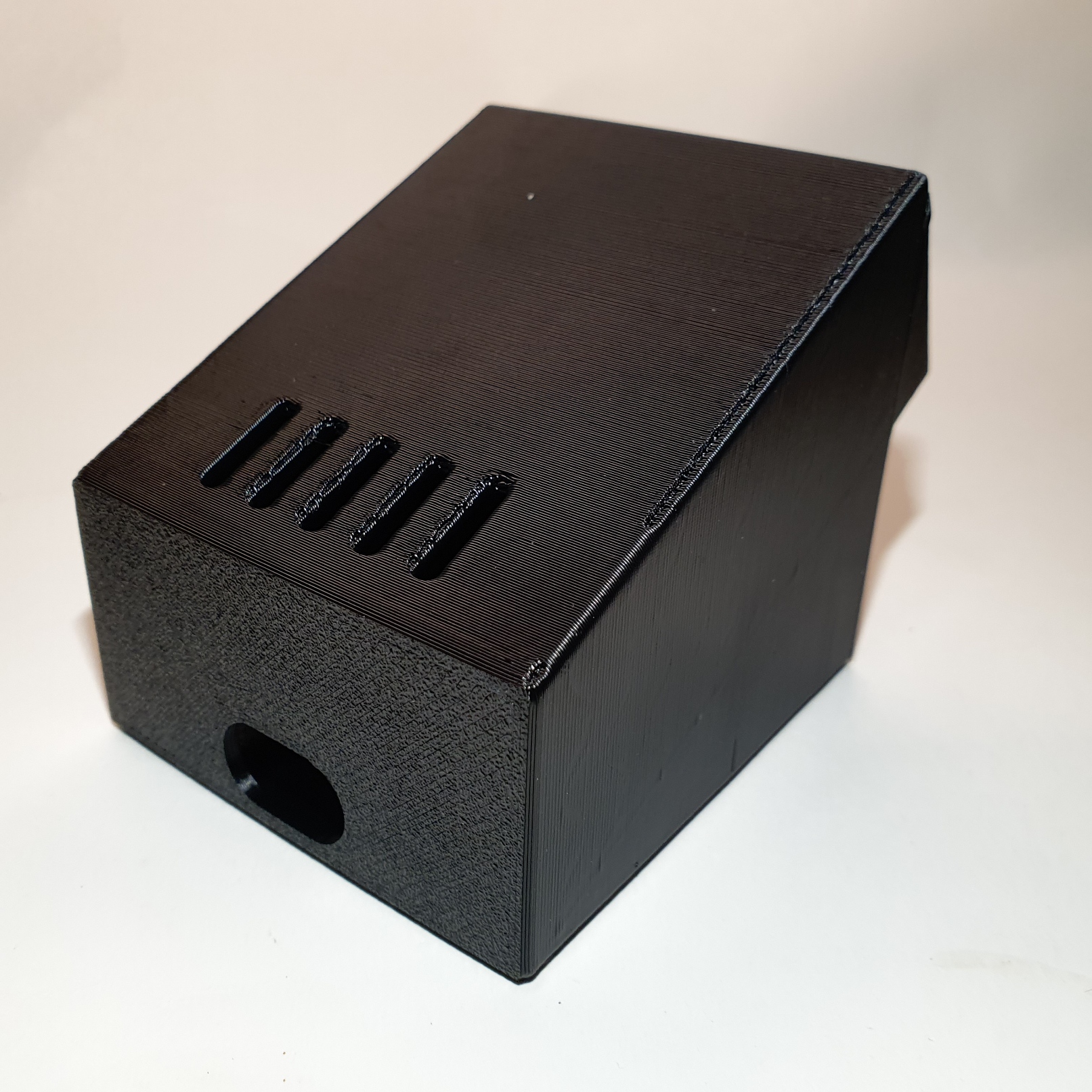 STC-1000 Angeled Case/stand by Kemised | Download free STL model ...