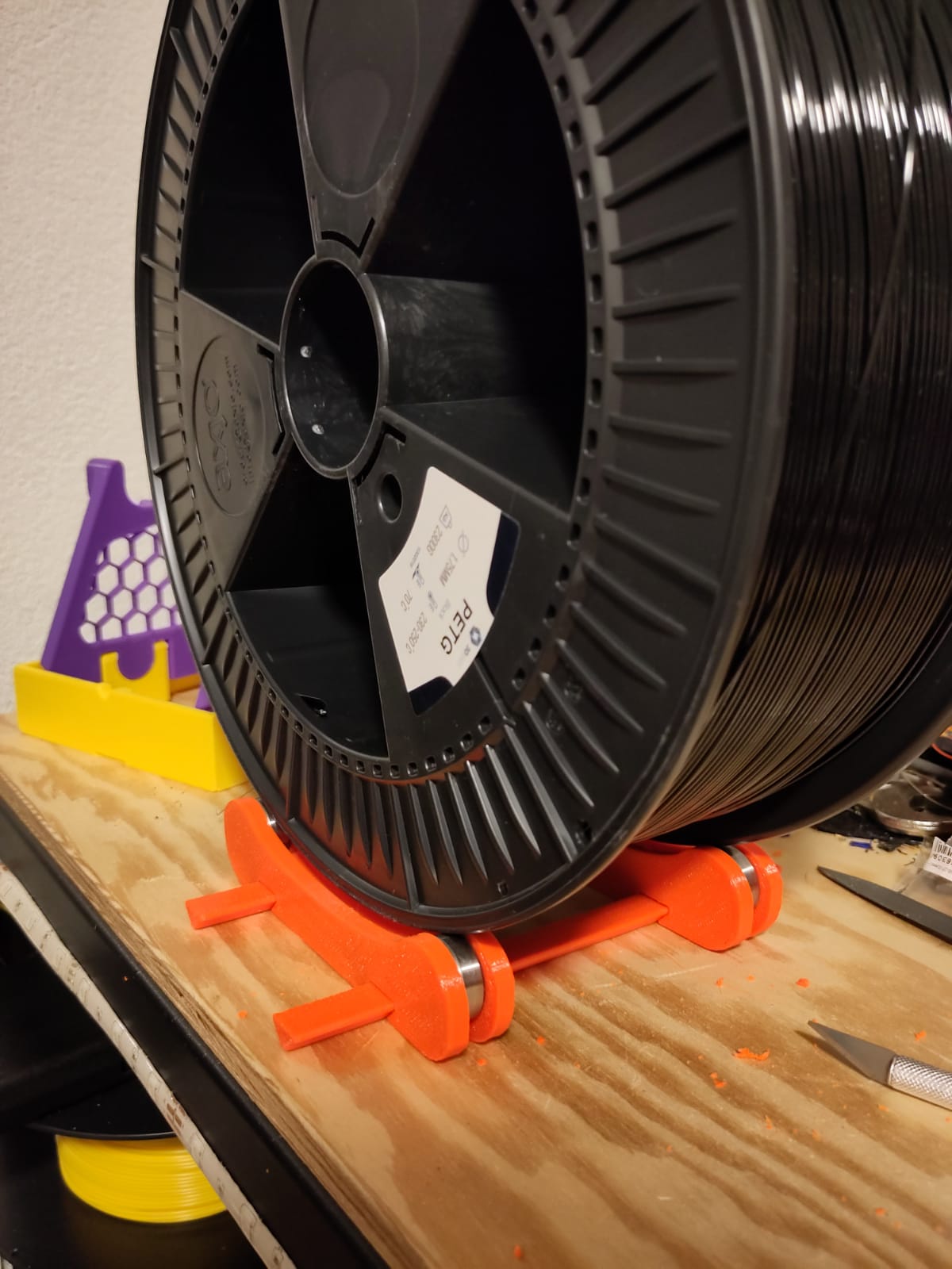 Magnetic Spool Holder Adjustable by Heleplanchiste | Download free STL ...