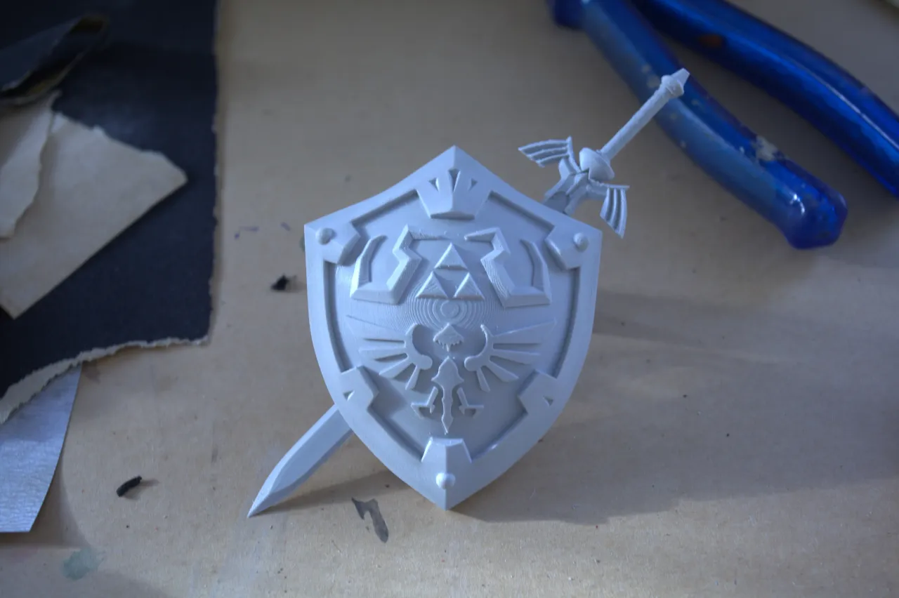 Hylian Shield TLOZ by Raven Van de Werken | Download free STL model ...