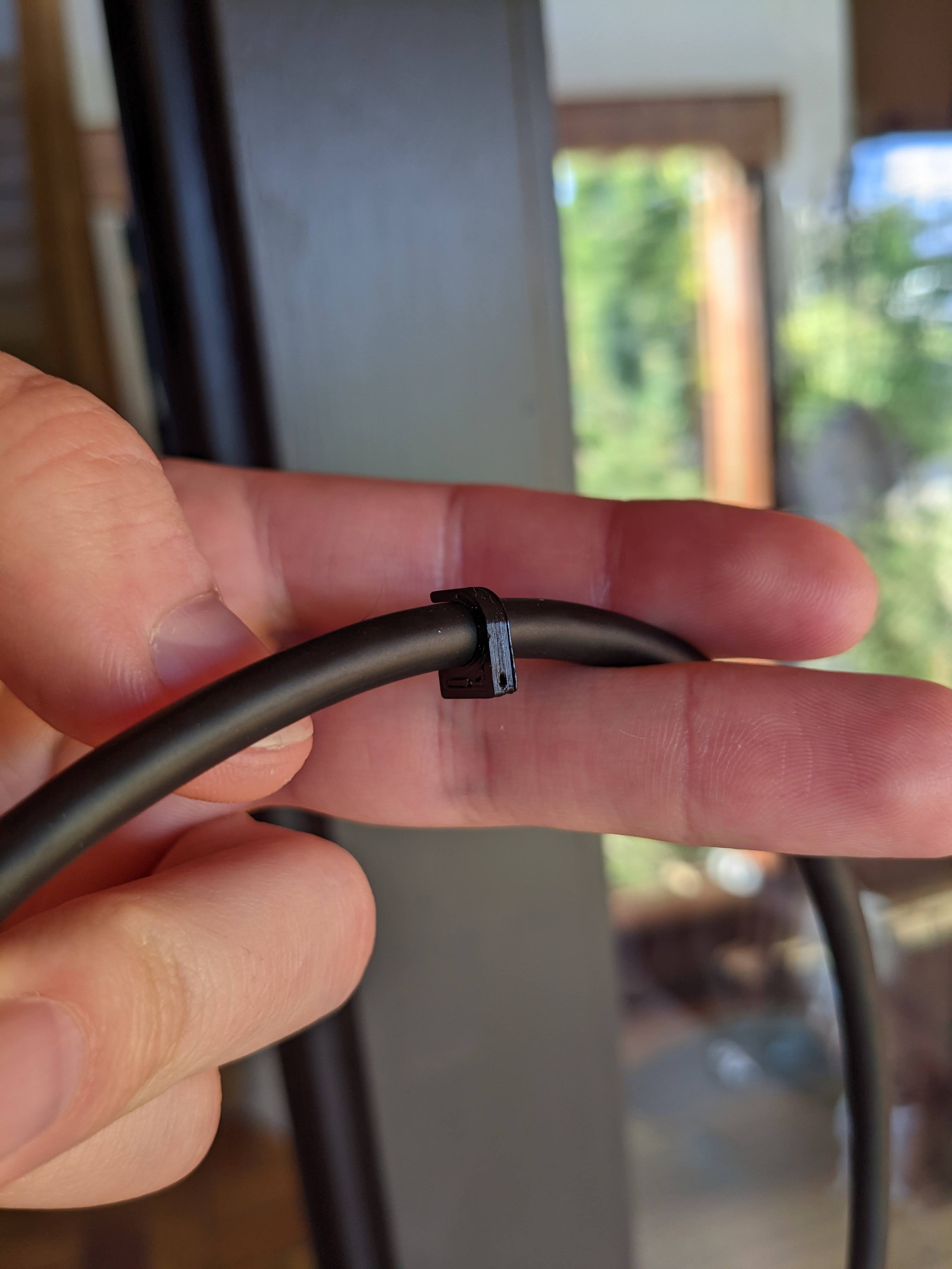 Parametric Round Cable Clip by Chad Petersen | Download free STL model ...