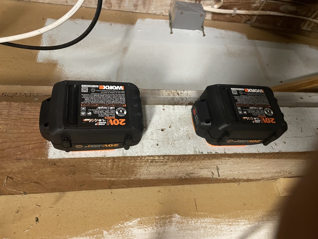 WORX PowerShare 6-pin 20v battery holder/mount by Nem | Download free ...