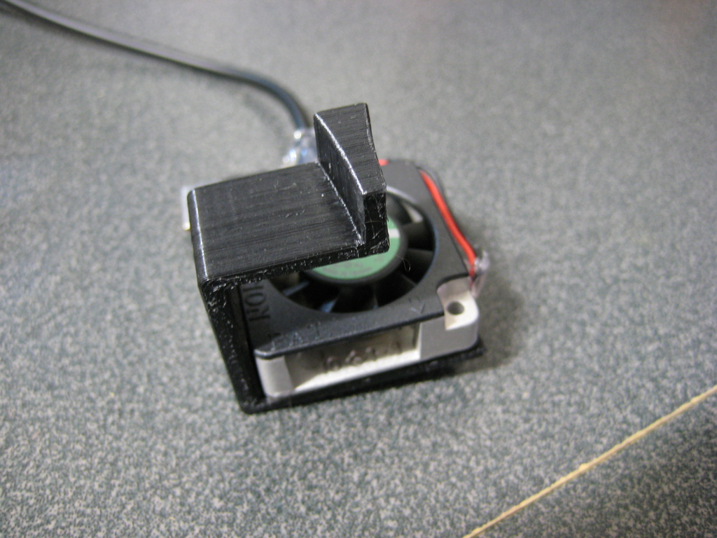 TrackIR 4 Fan Mount by LittleDangerous | Download free STL model ...