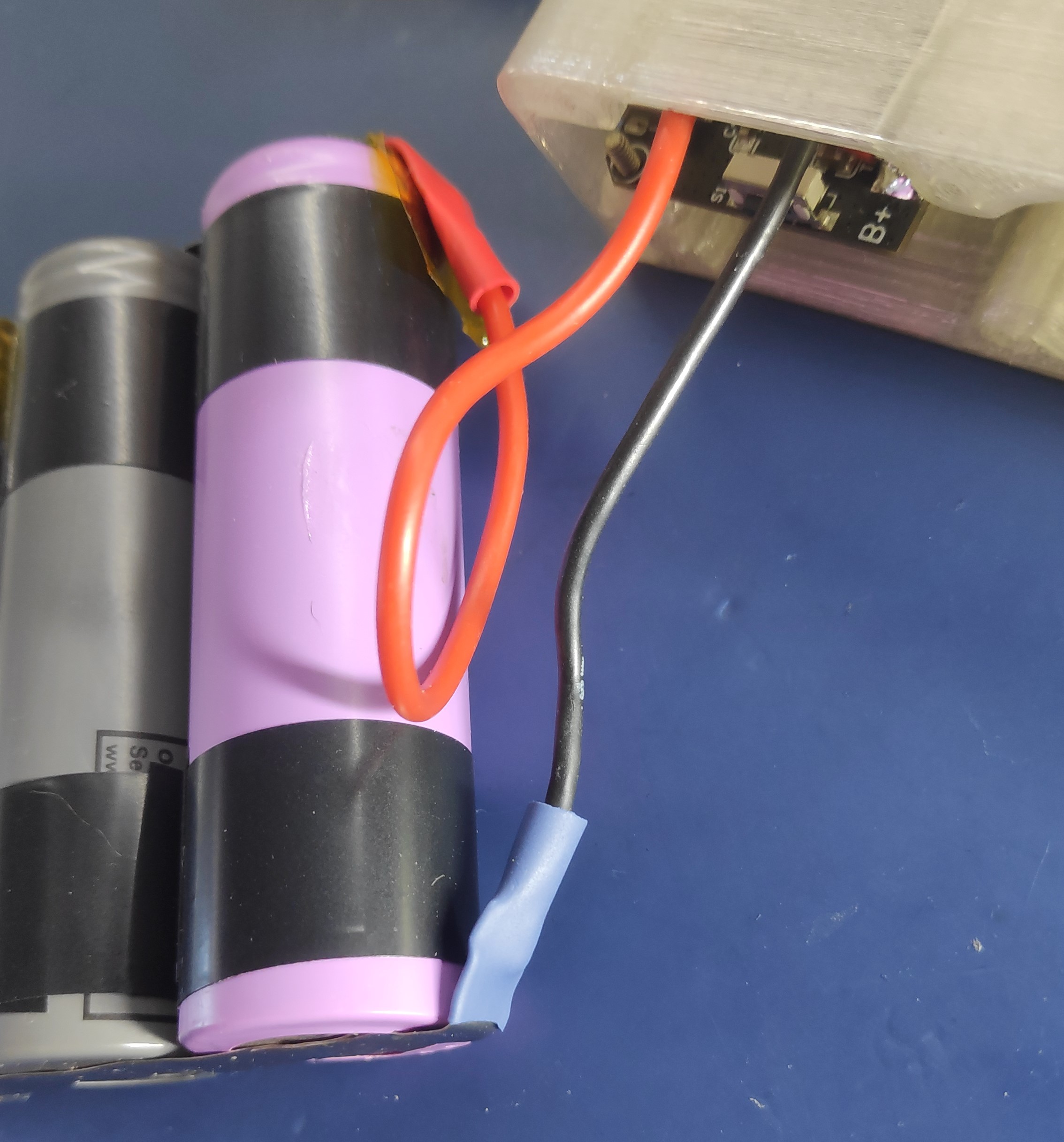 DIY powerbank with 2170 21700 cells 5A PCB od autora Oxmstr | Stáhněte ...