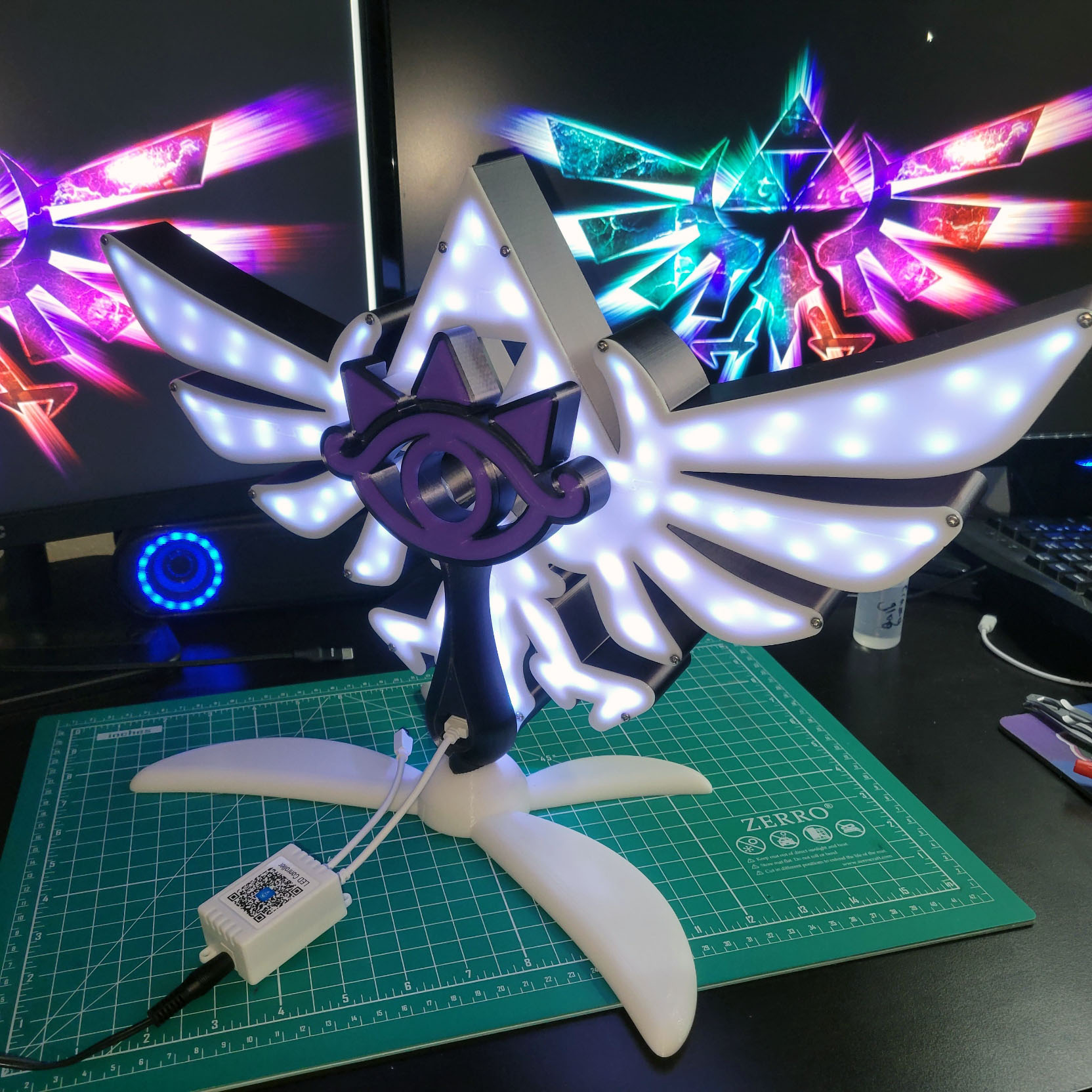 Sheikah Stand for Hyrule Royal Family Crest LED Lamp by CrimsonEidolon ...