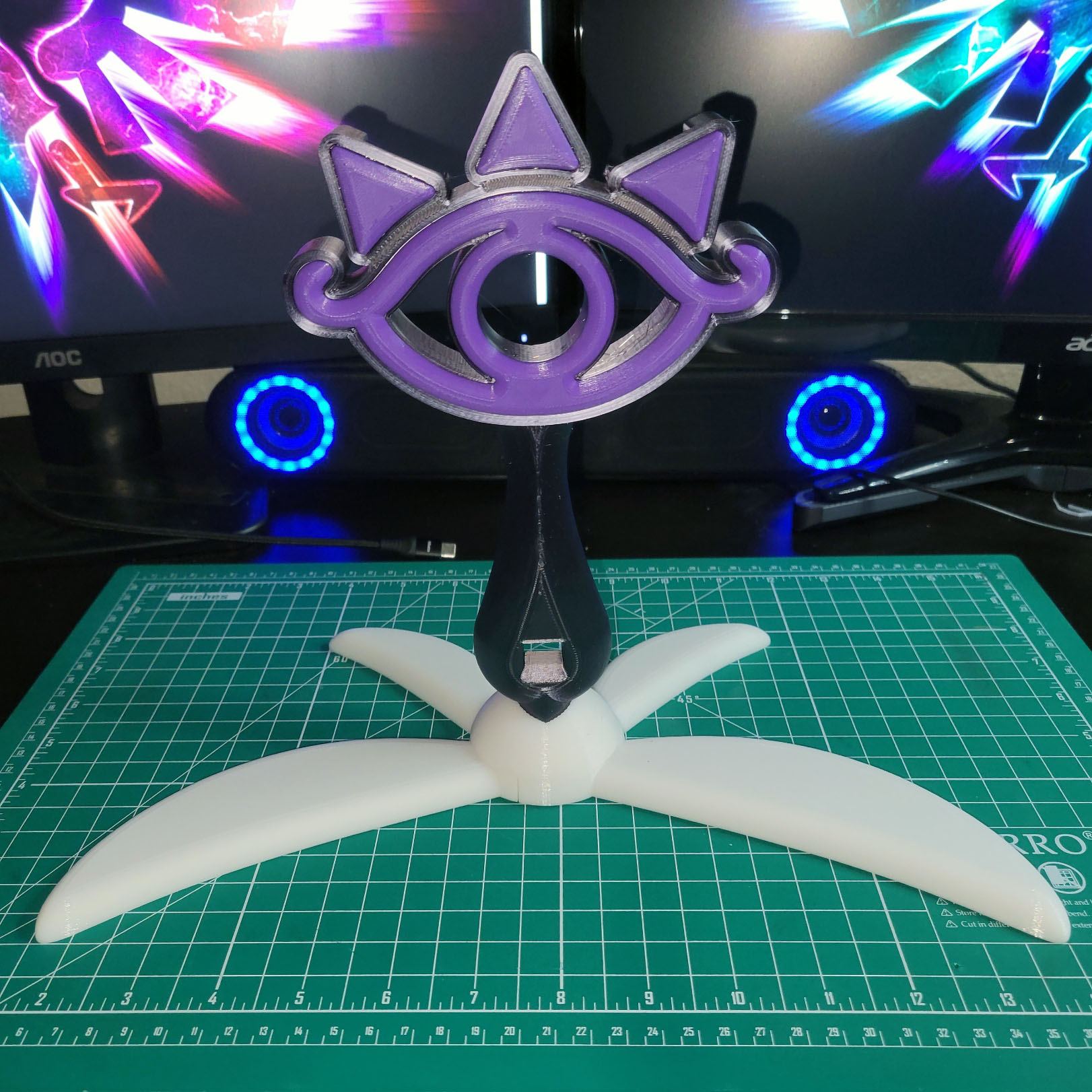 Sheikah Stand for Hyrule Royal Family Crest LED Lamp by CrimsonEidolon ...