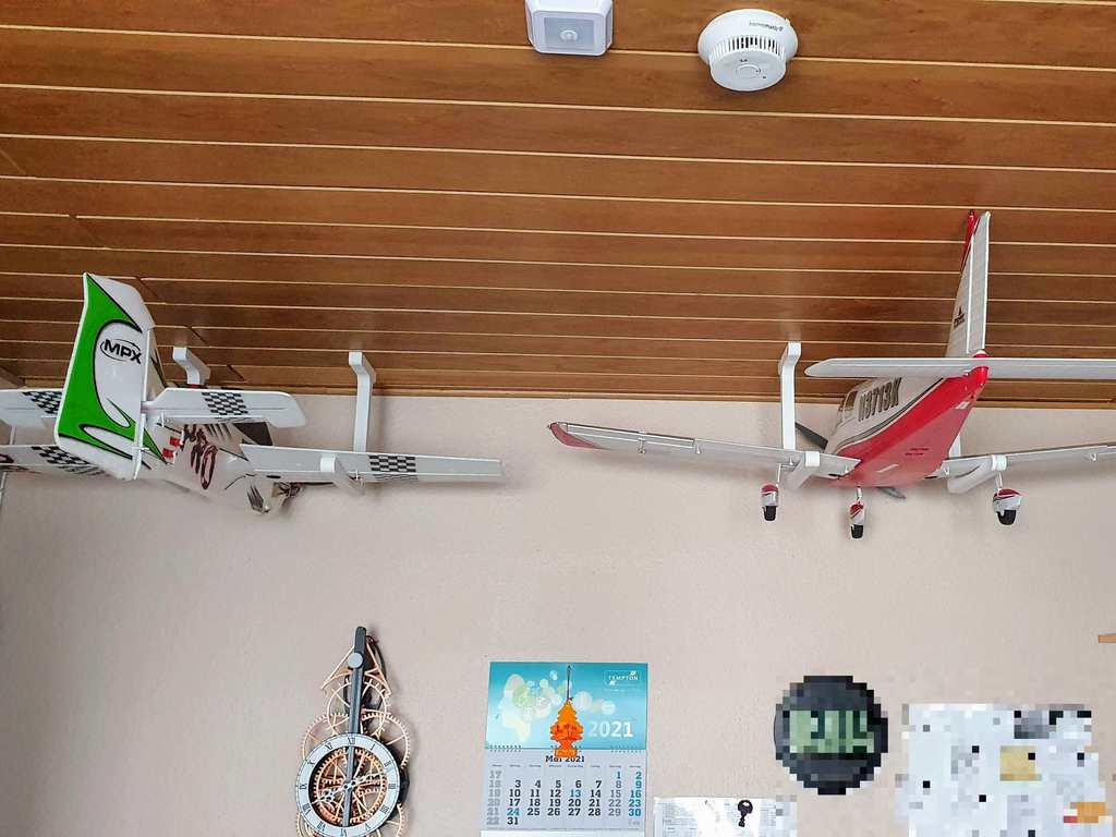 Deckenhalter RC Flugzeuge / RC Plane Holder by Markus Schmidt ...