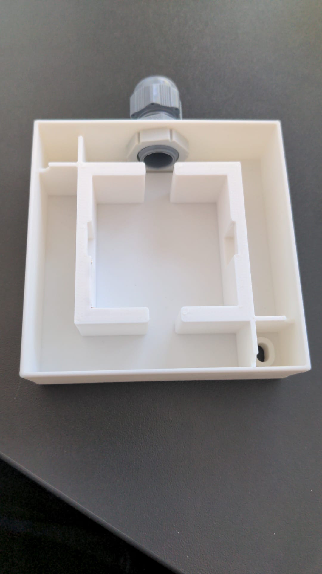 Enclosure for MDT Glass Push-button II Smart and Push-button Smart 86 ...
