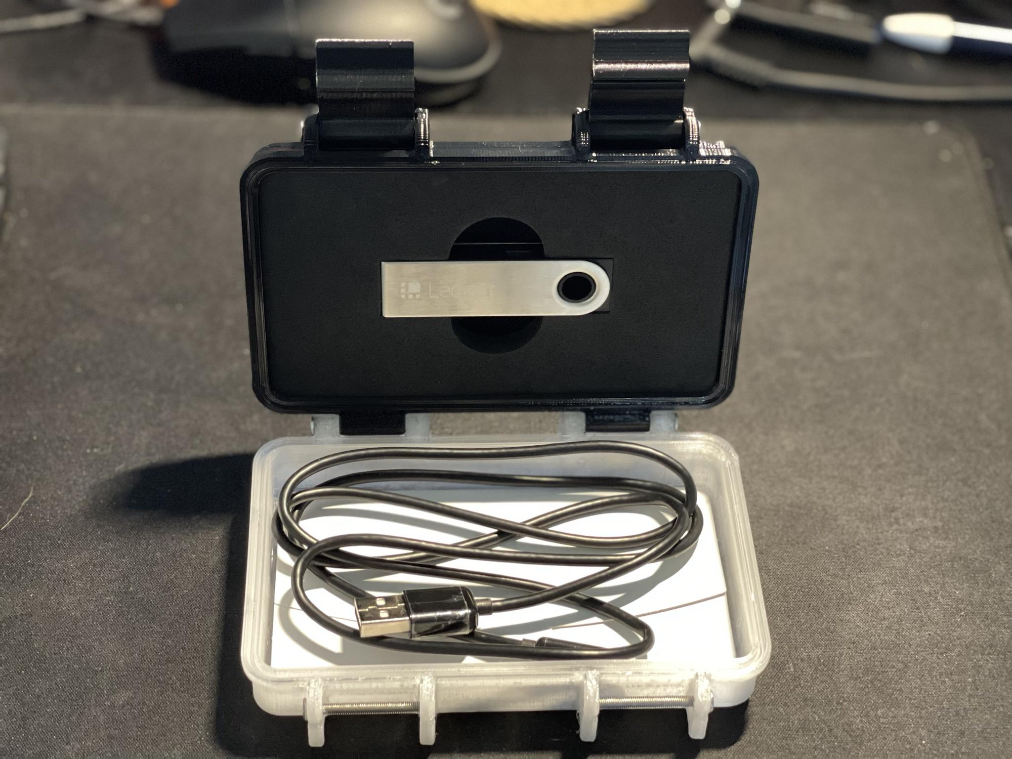 Ledger Nano S Case by JungleG1337 | Download free STL model ...