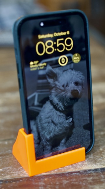iPhone 14 Pro Vertical Stand by Debakey | Download free STL model ...