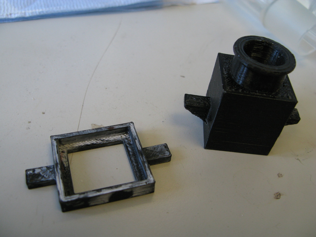 Inert atmosphere microscope slide and cover slide irradiation chambers ...