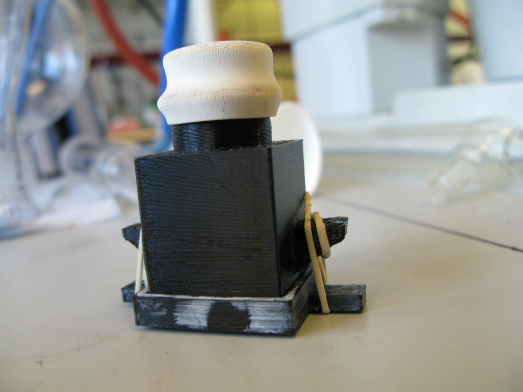 Inert atmosphere microscope slide and cover slide irradiation chambers ...