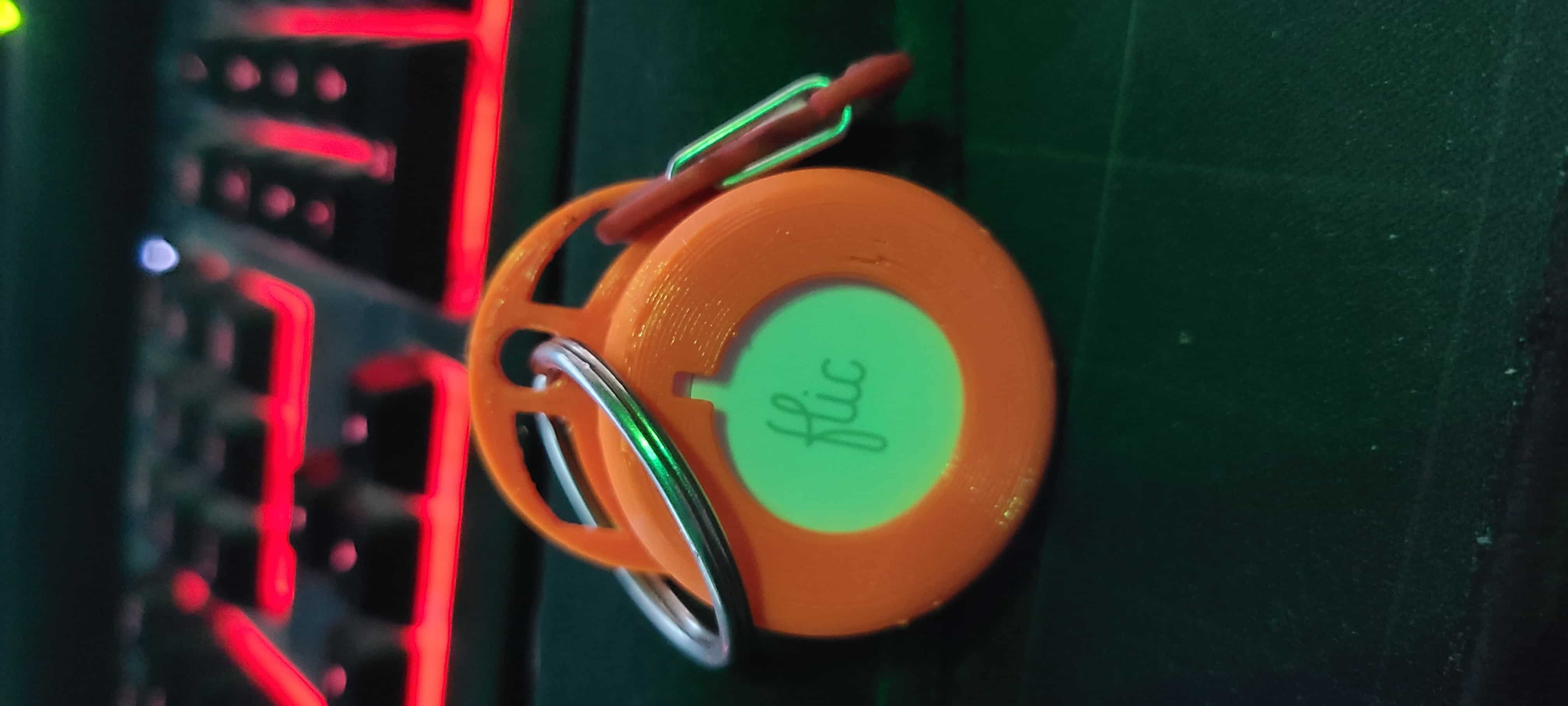 Flic 2 Button Keychain & Wallmount by Abandoned | Download free STL ...