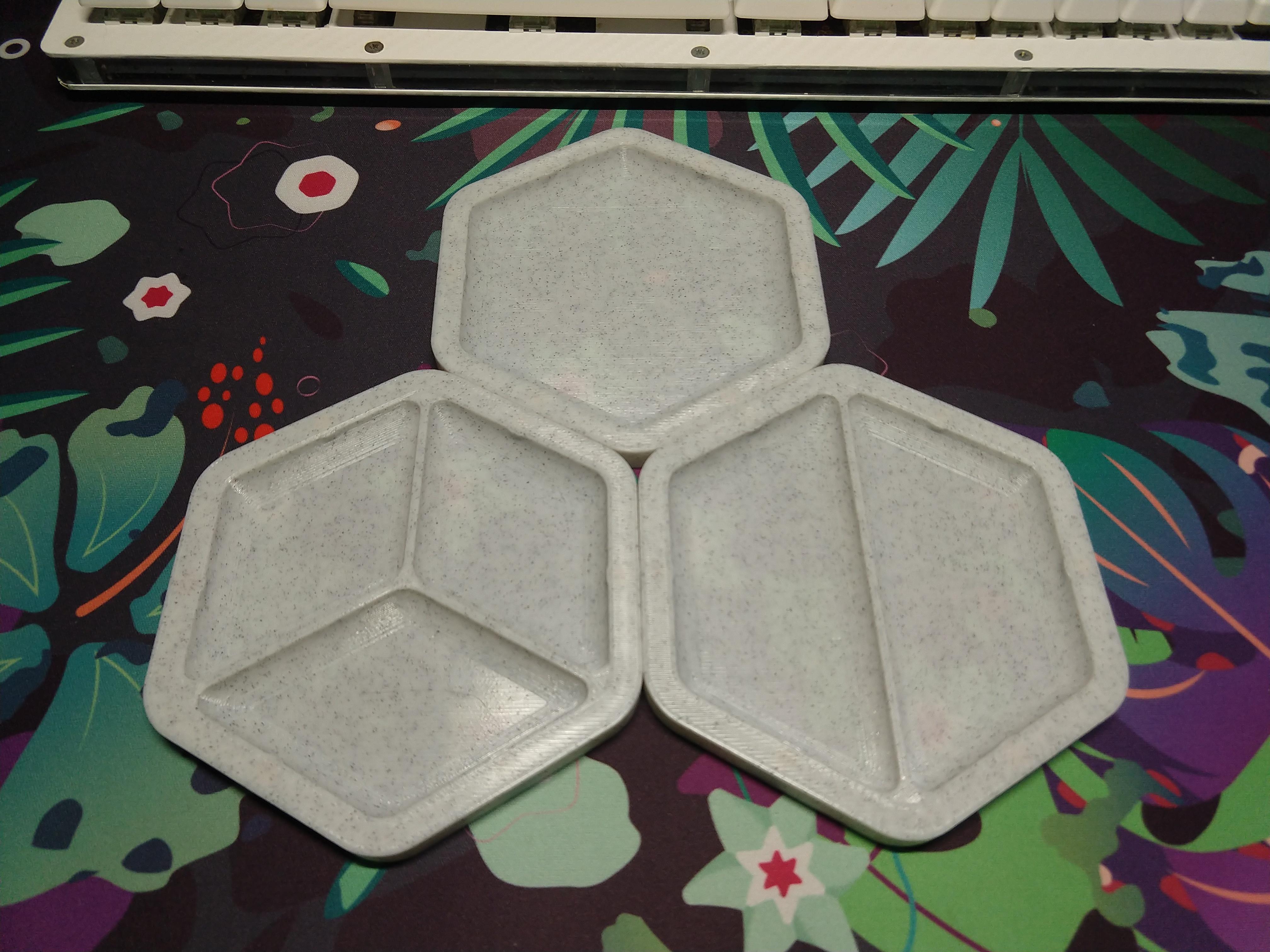HexTrays - Hexagonal Stacking Parts Trays by donutcat | Download free STL model | Printables.com