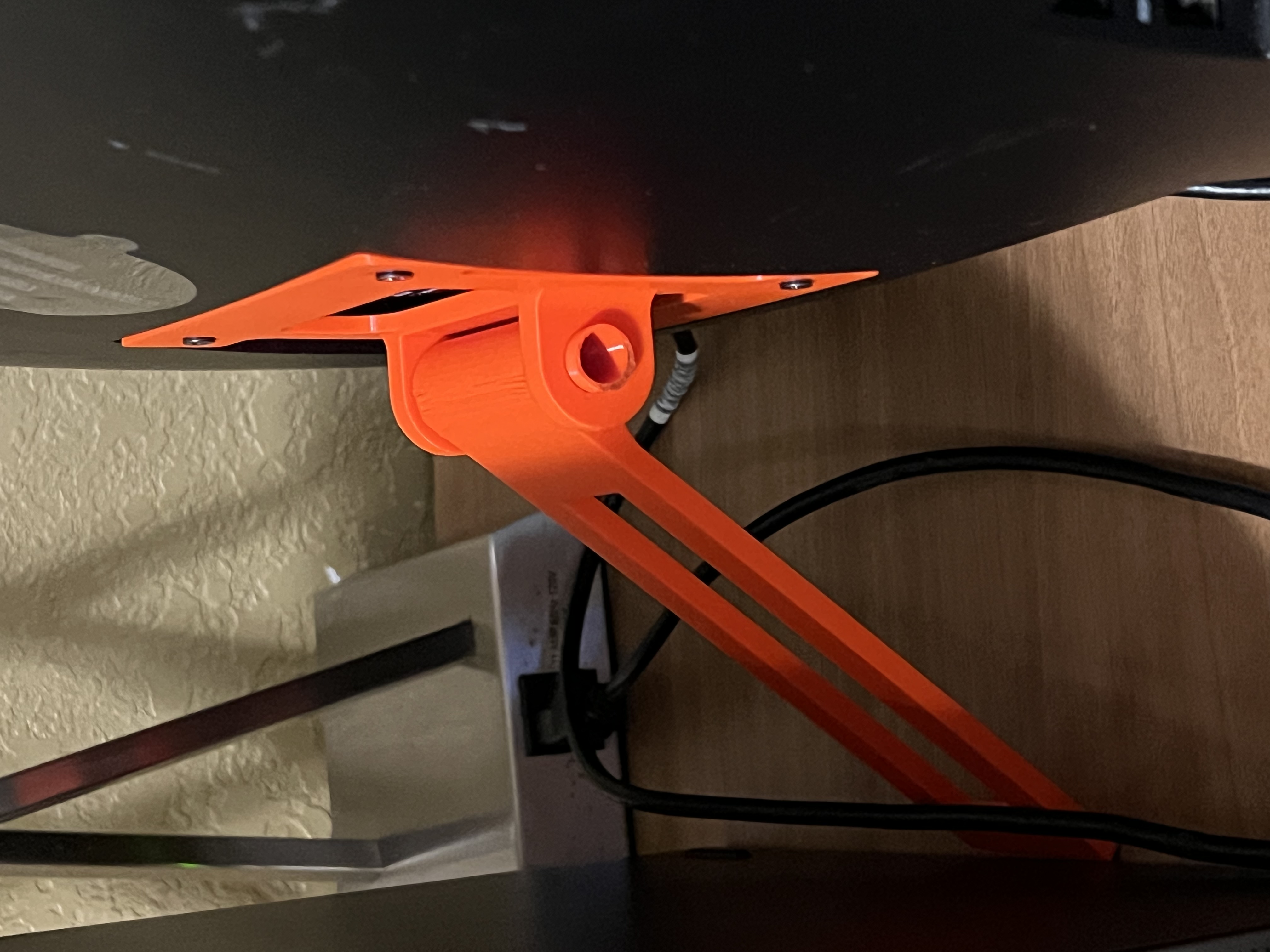 Lacktable Monitor mount by Tom Anderson (The Real NEO) | Download free ...