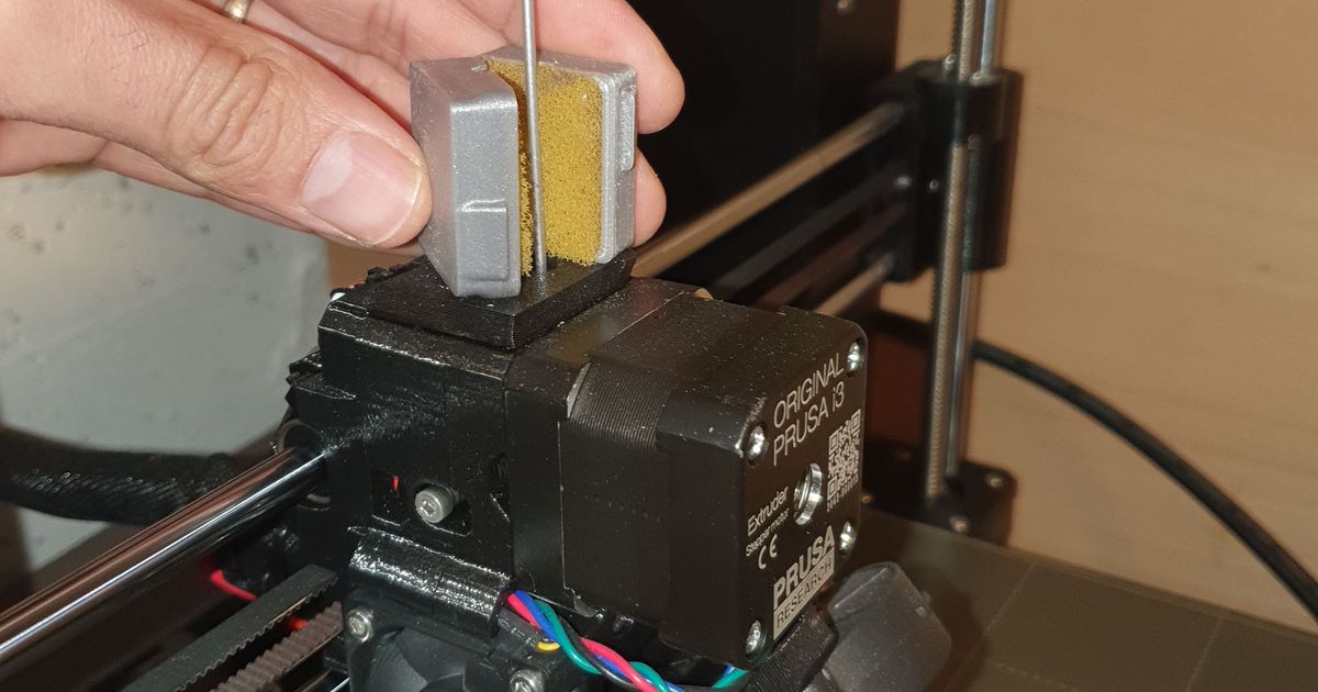 Filament Cleaner (clip-on) by undoz | Download free STL model ...