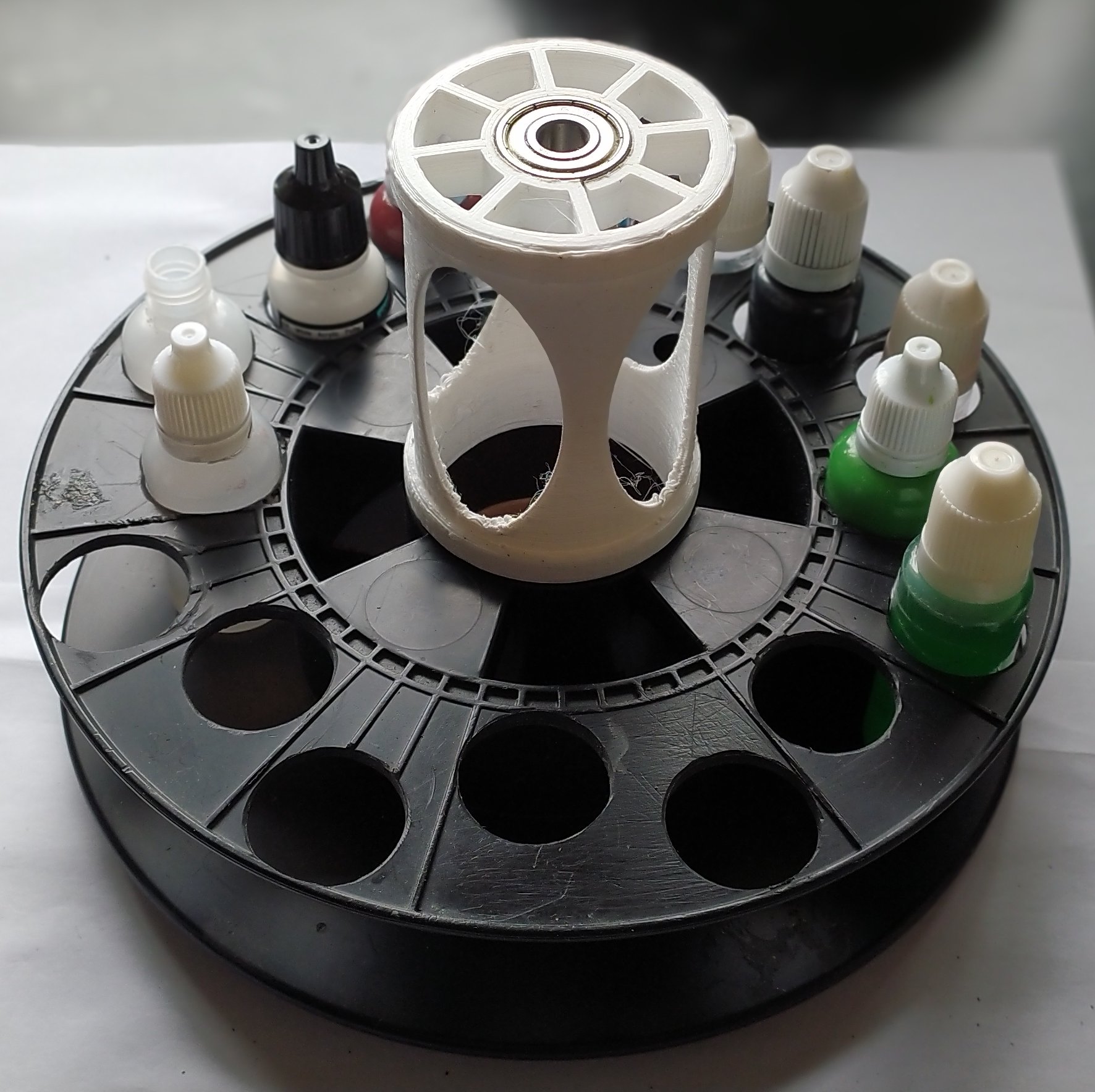 Vallejo Paint Holder Filament Reel by Stratisfi3D | Download free STL ...