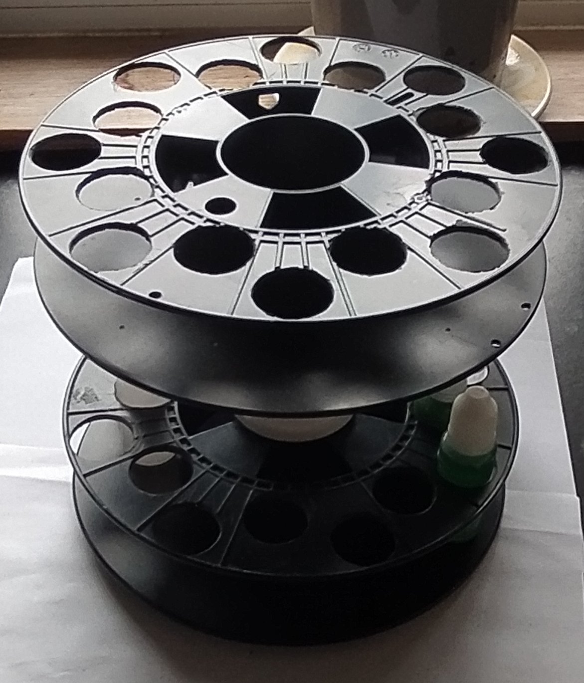 Vallejo Paint Holder Filament Reel by Stratisfi3D | Download free STL ...