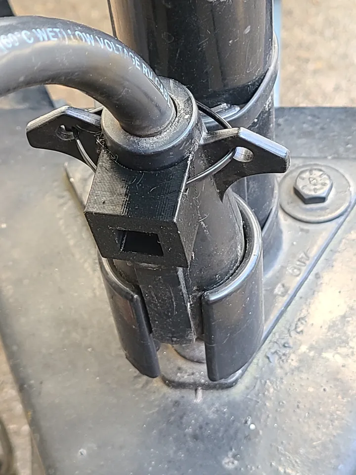 Trailer electric plug adapter by Leftcetio | Download free STL model ...