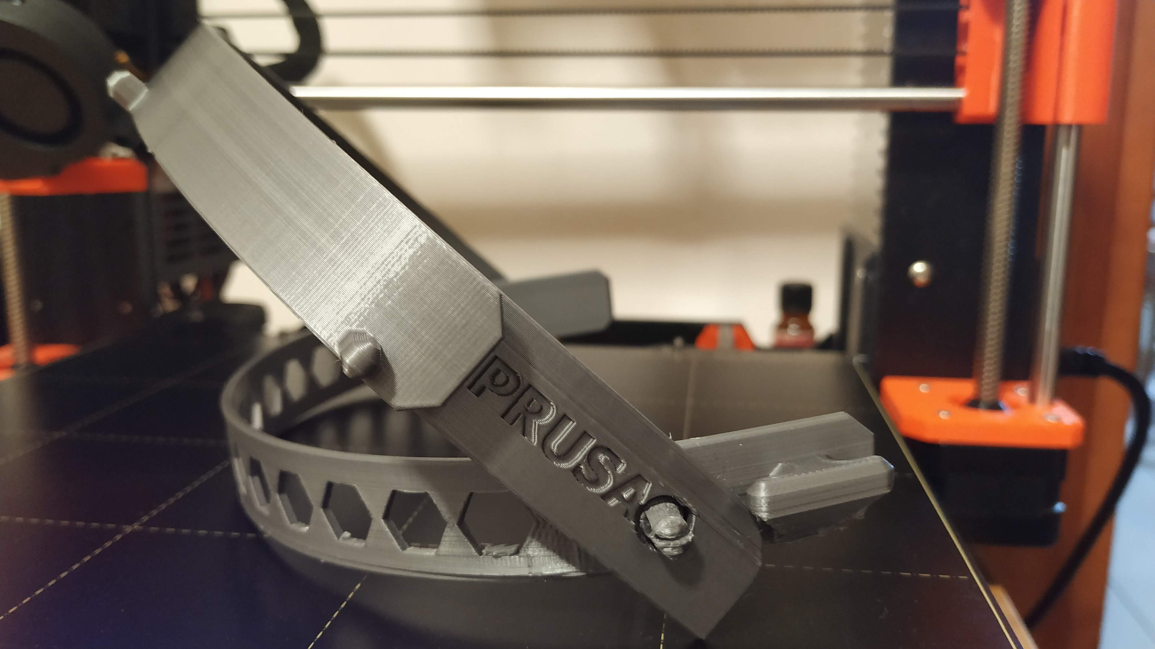 Prusa Face Shield (Adjustable) by Hacklab Cosenza | Download free STL ...