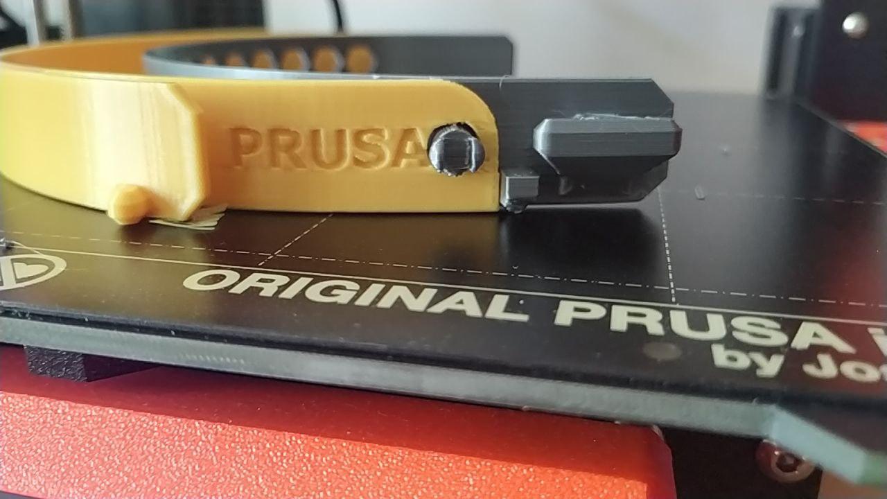 Prusa Face Shield (Adjustable) by Hacklab Cosenza | Download free STL ...